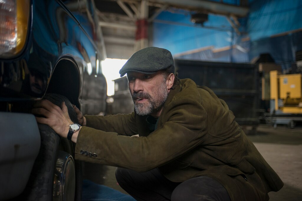 null: Chin Check Photo: 1509696 - NBC.com