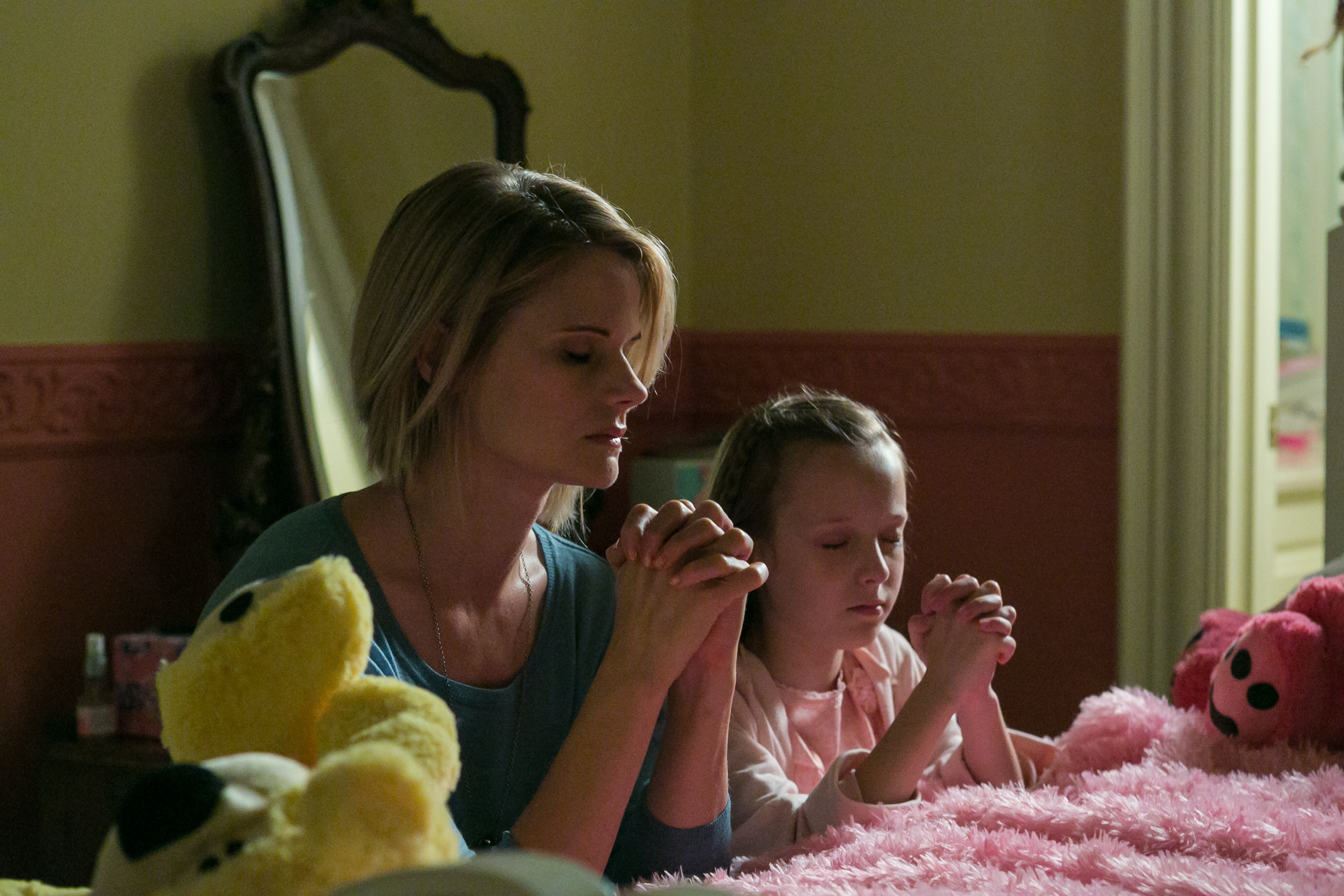 Constantine: Photos from "The Devil's Vinyl" Photo: 2018516 - NBC.com