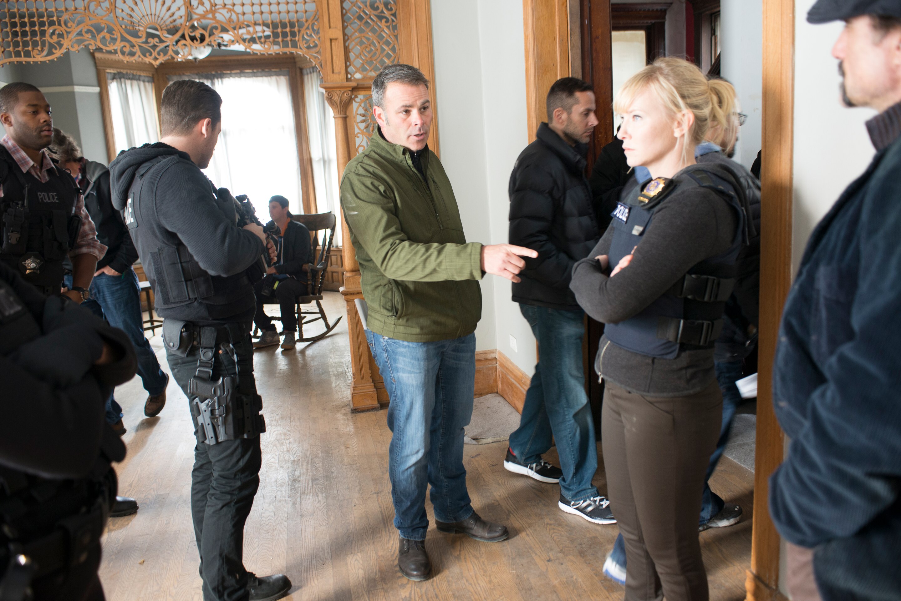 Chicago P.D.: Behind the Scenes: They'll Have to Go Through Me Photo ...