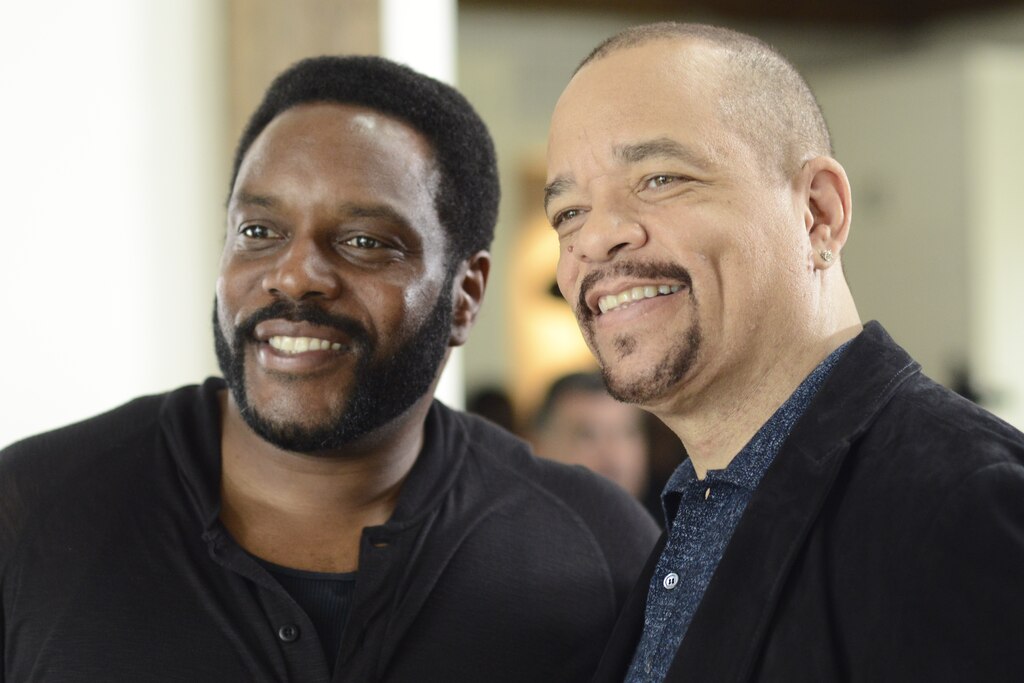 null: Behind the Scenes of "Spousal Privilege" Photo: 2065556 - NBC.com