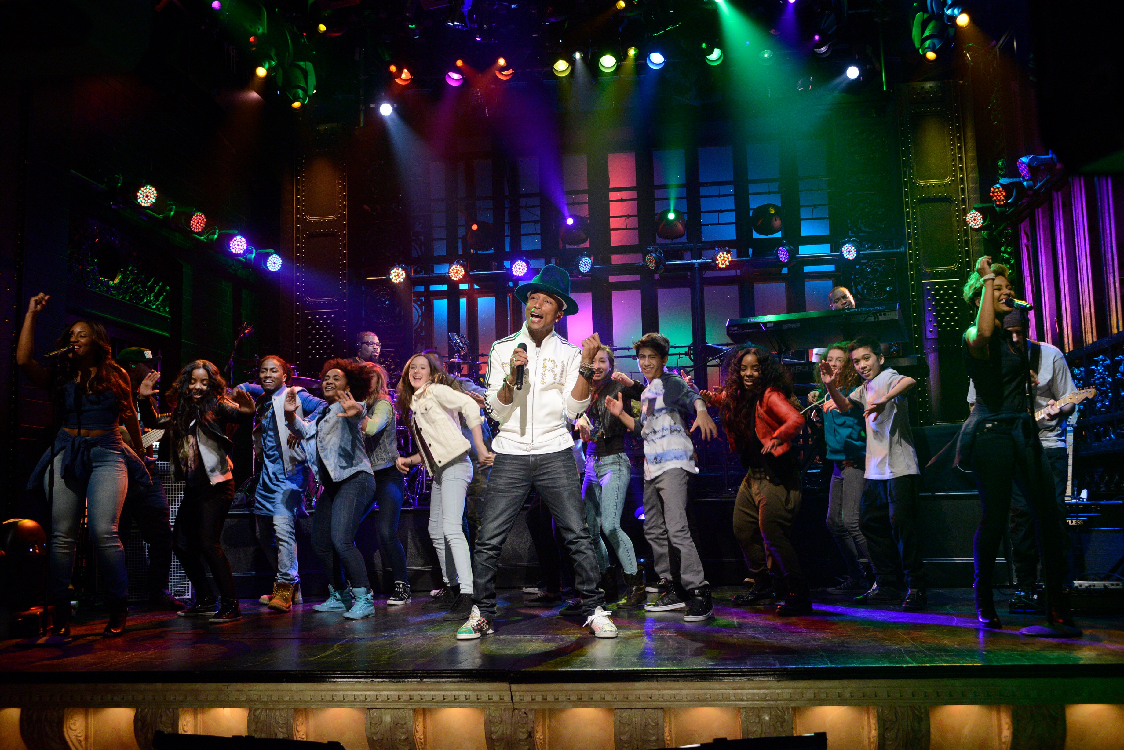 Saturday Night Live: From the Set: Anna Kendrick and Pharrell Williams ...