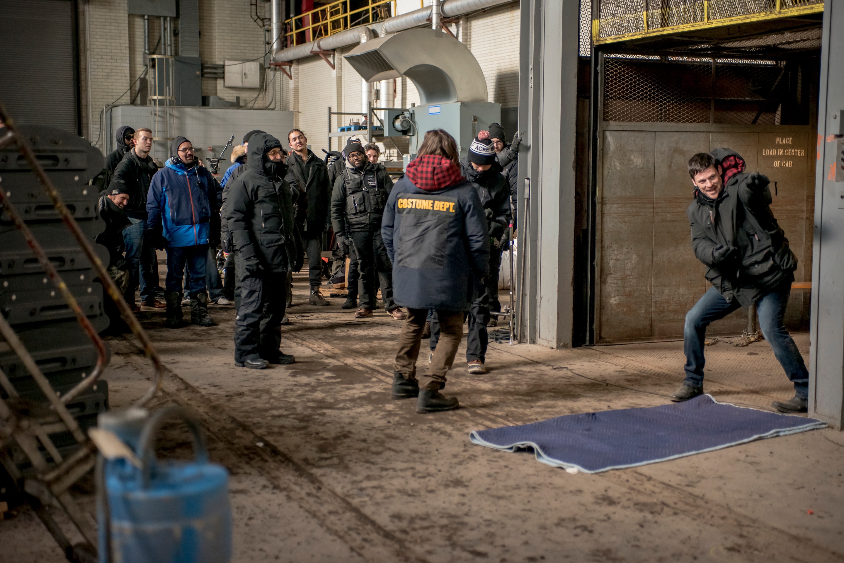 Chicago P.D.: Behind the Scenes: What Puts You On That Ledge Photo ...