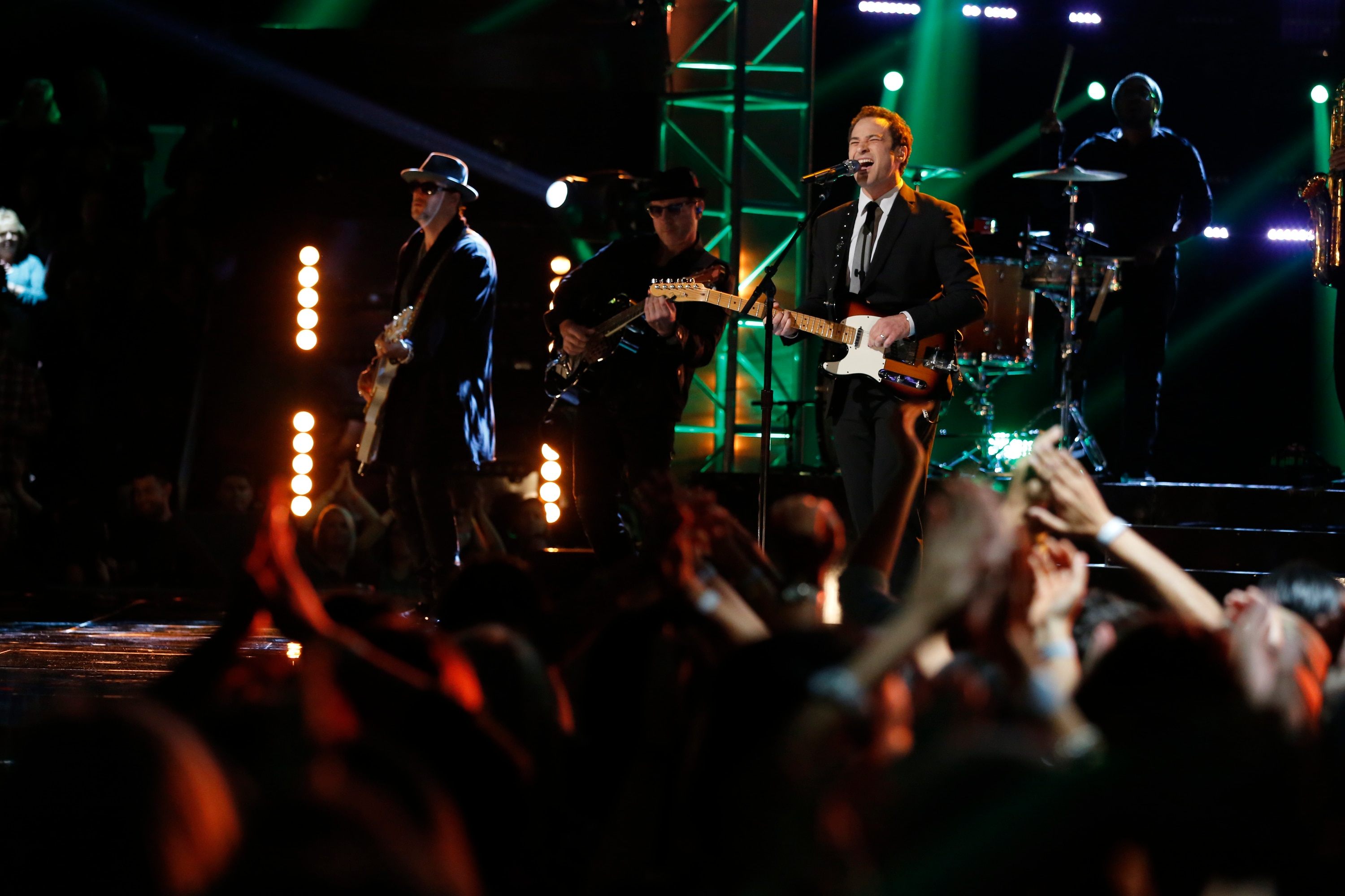 null: Live Top 6 Performances Photo: 2340366 - NBC.com