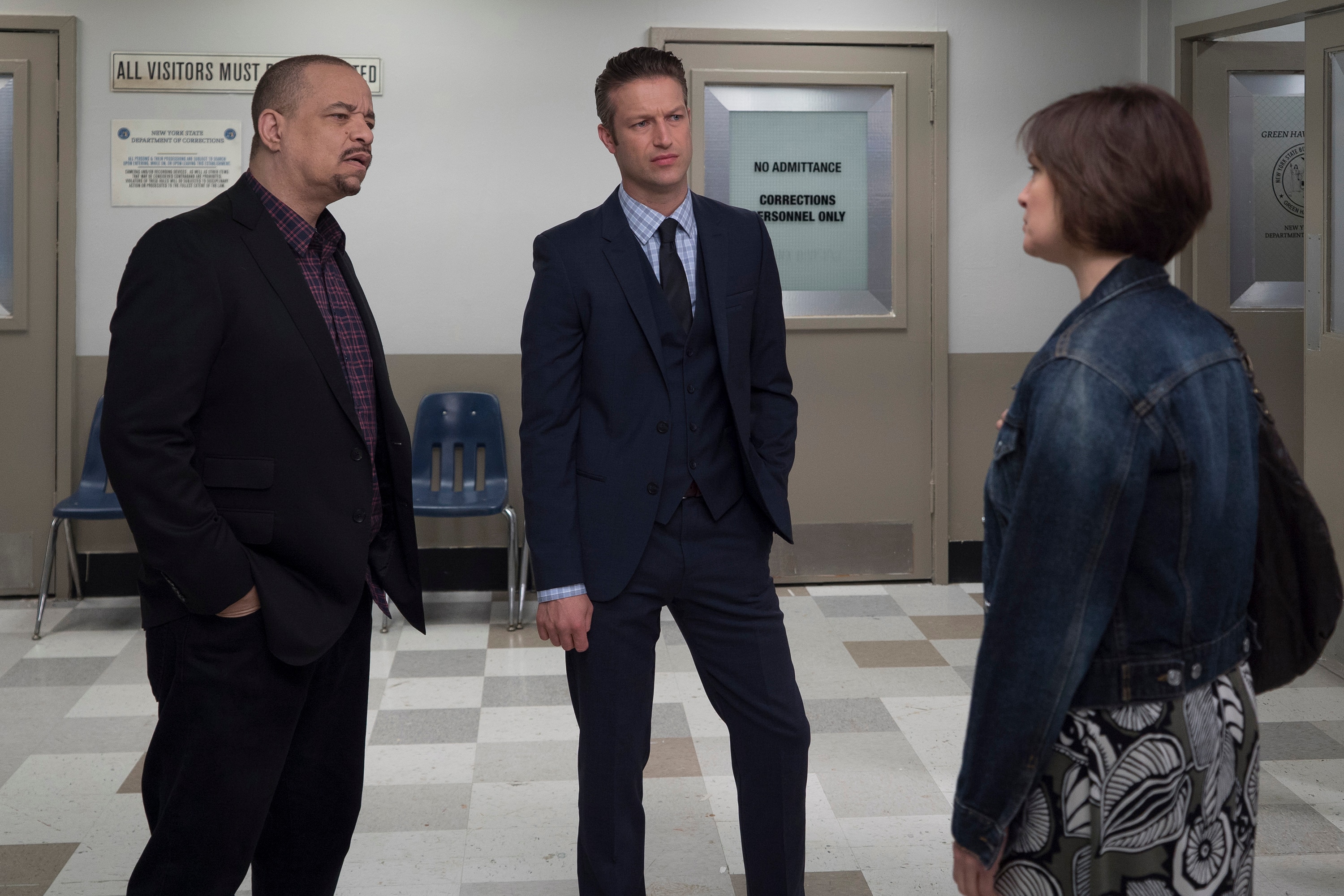 Law & Order: Special Victims Unit: Photos from "Devil's Dissections ...