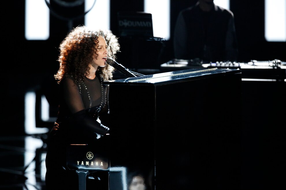 The Voice: Live Top 12 Eliminations Photo: 2963983 - NBC.com