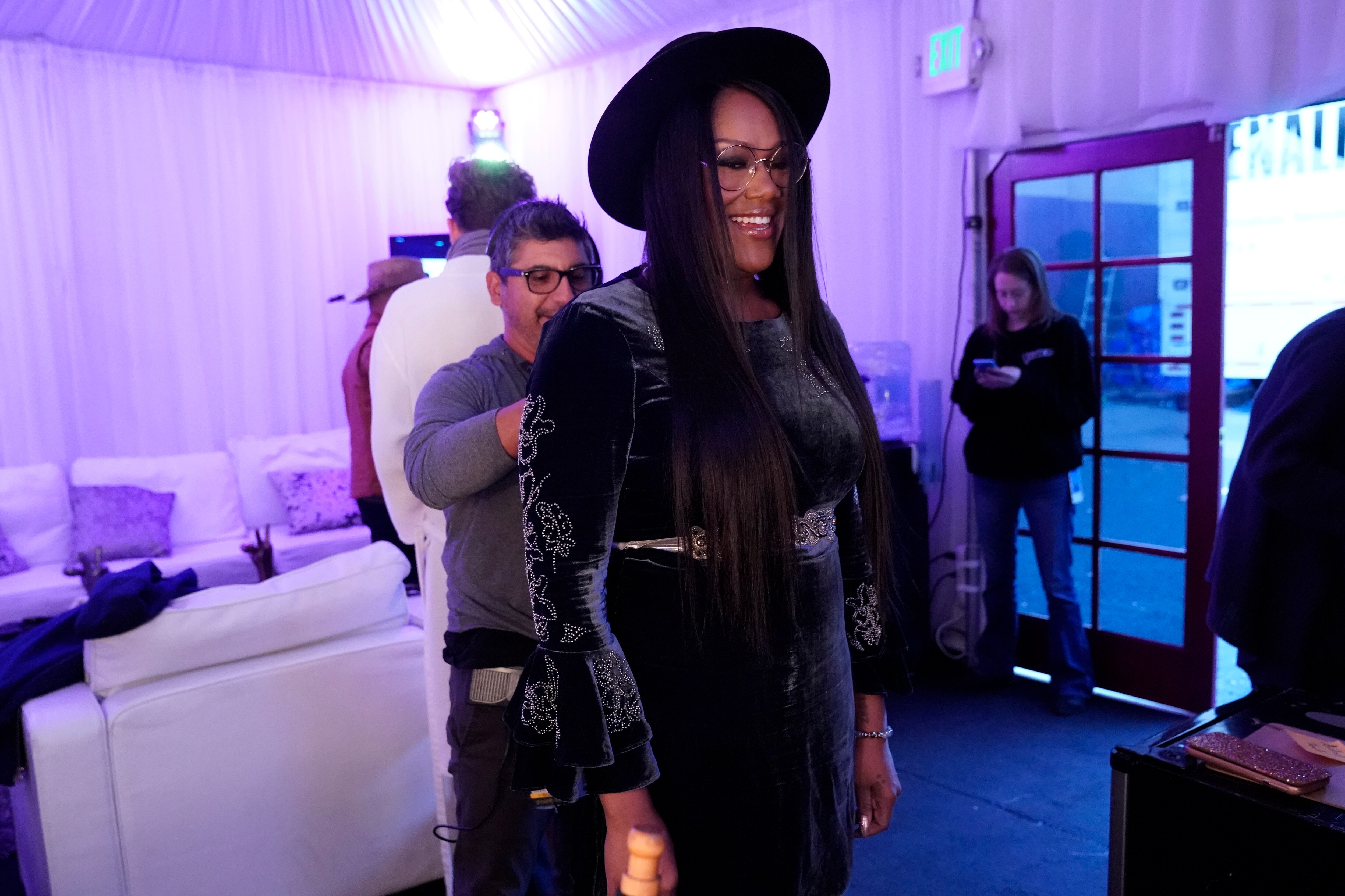 null: Behind the Scenes: Live Top 10 Eliminations Photo: 3041457 - NBC.com