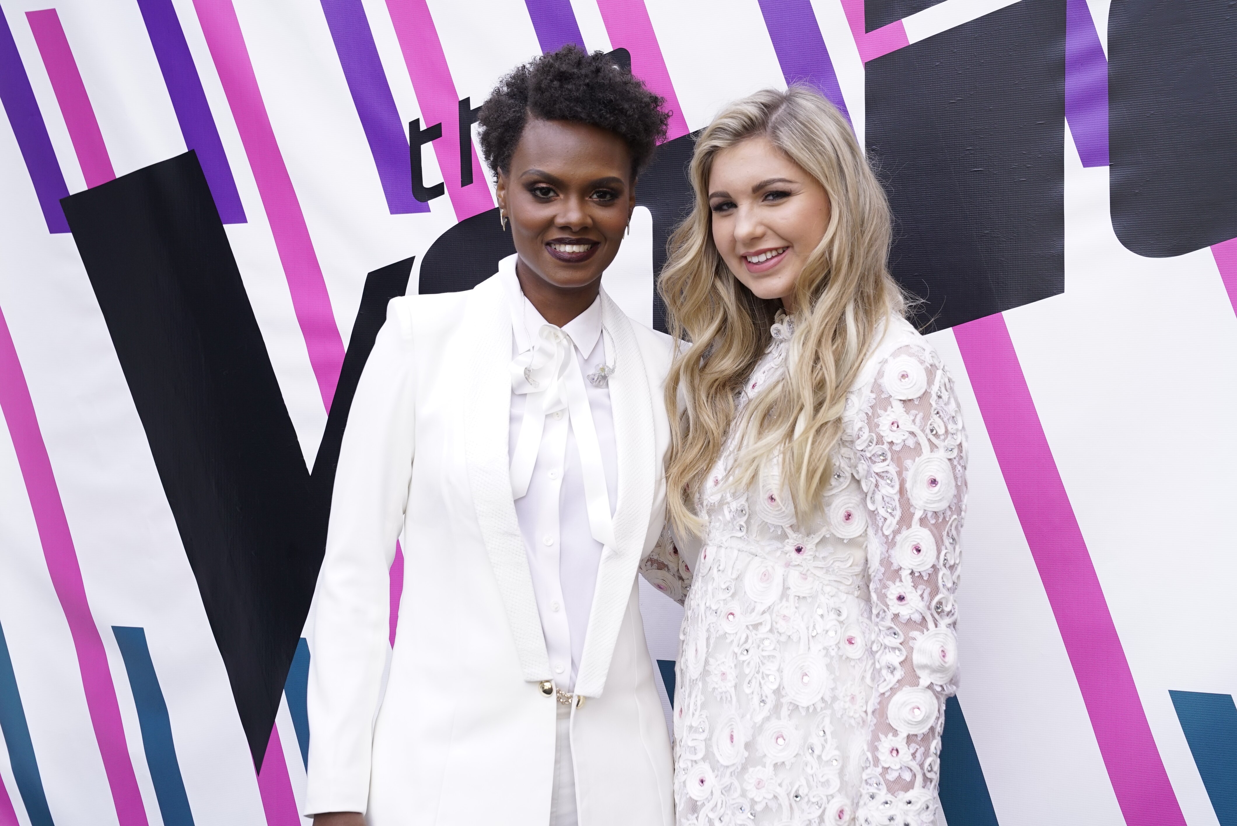 null: Behind the Scenes: Live Top 12 Performances Photo: 3002226 - NBC.com