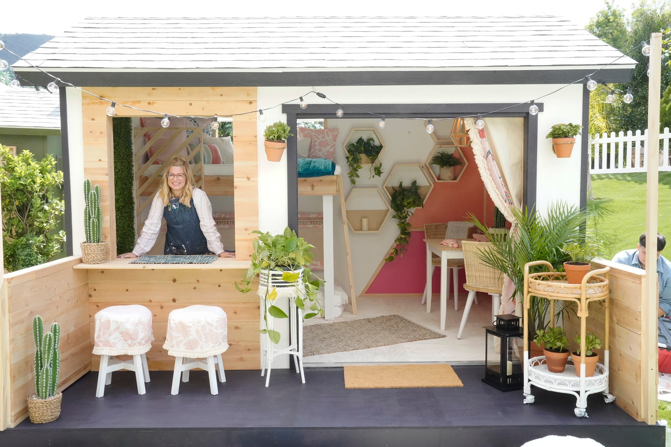 null: A Shed Hack Staycation Photo: 3401368 - NBC.com