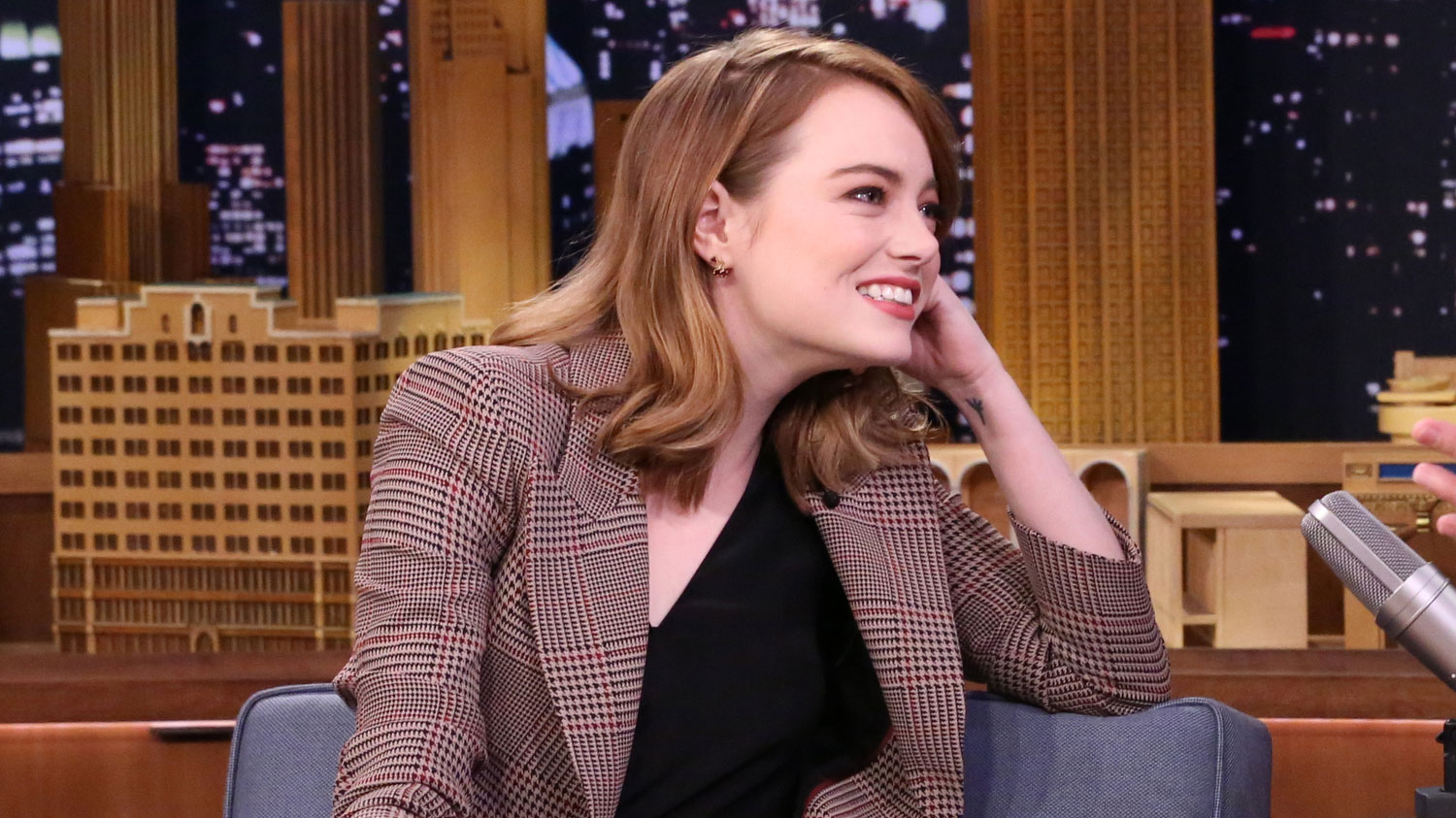fallon emma stone