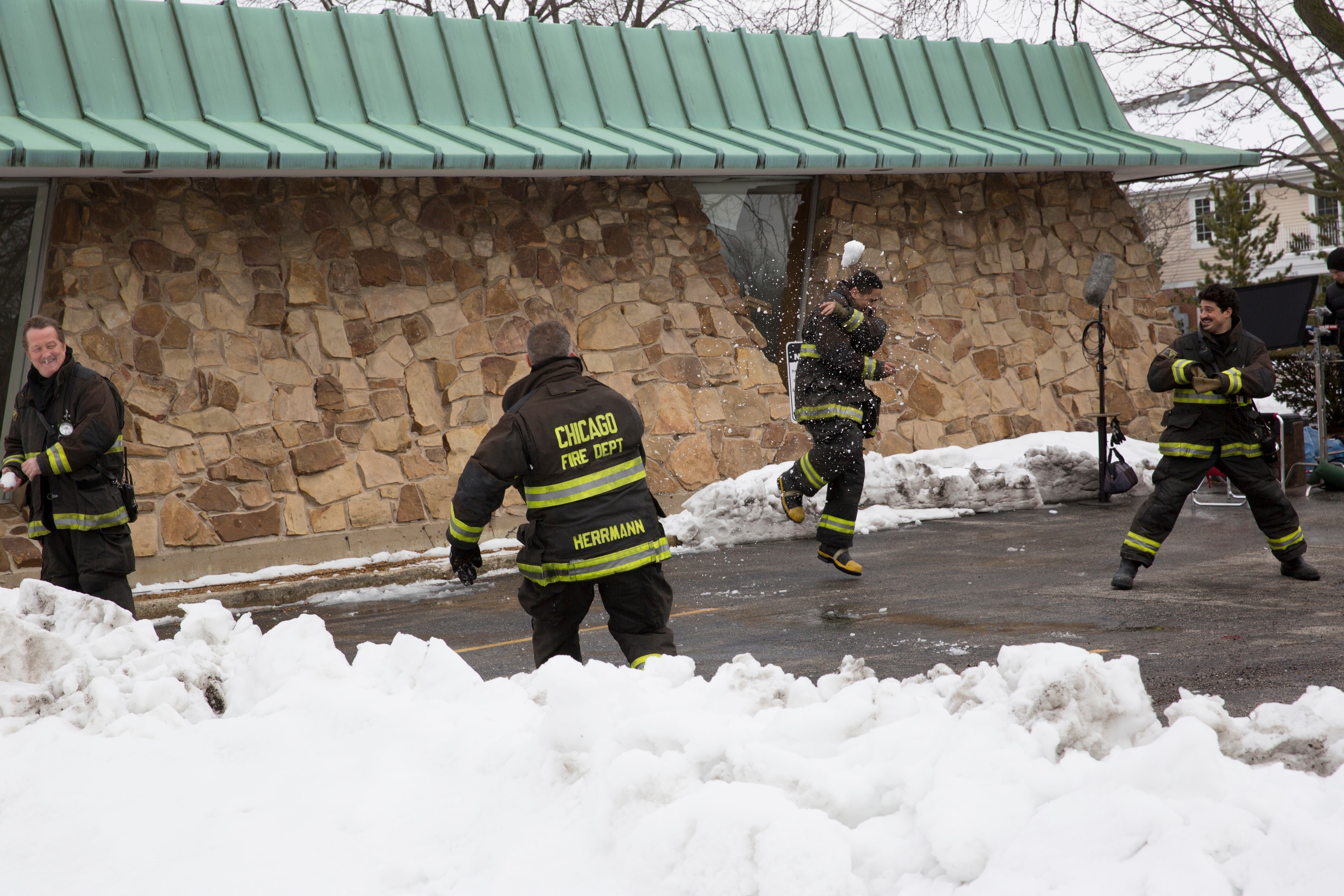 Chicago Fire: Behind the Scenes: A Coffin That Small Photo: 277556 ...