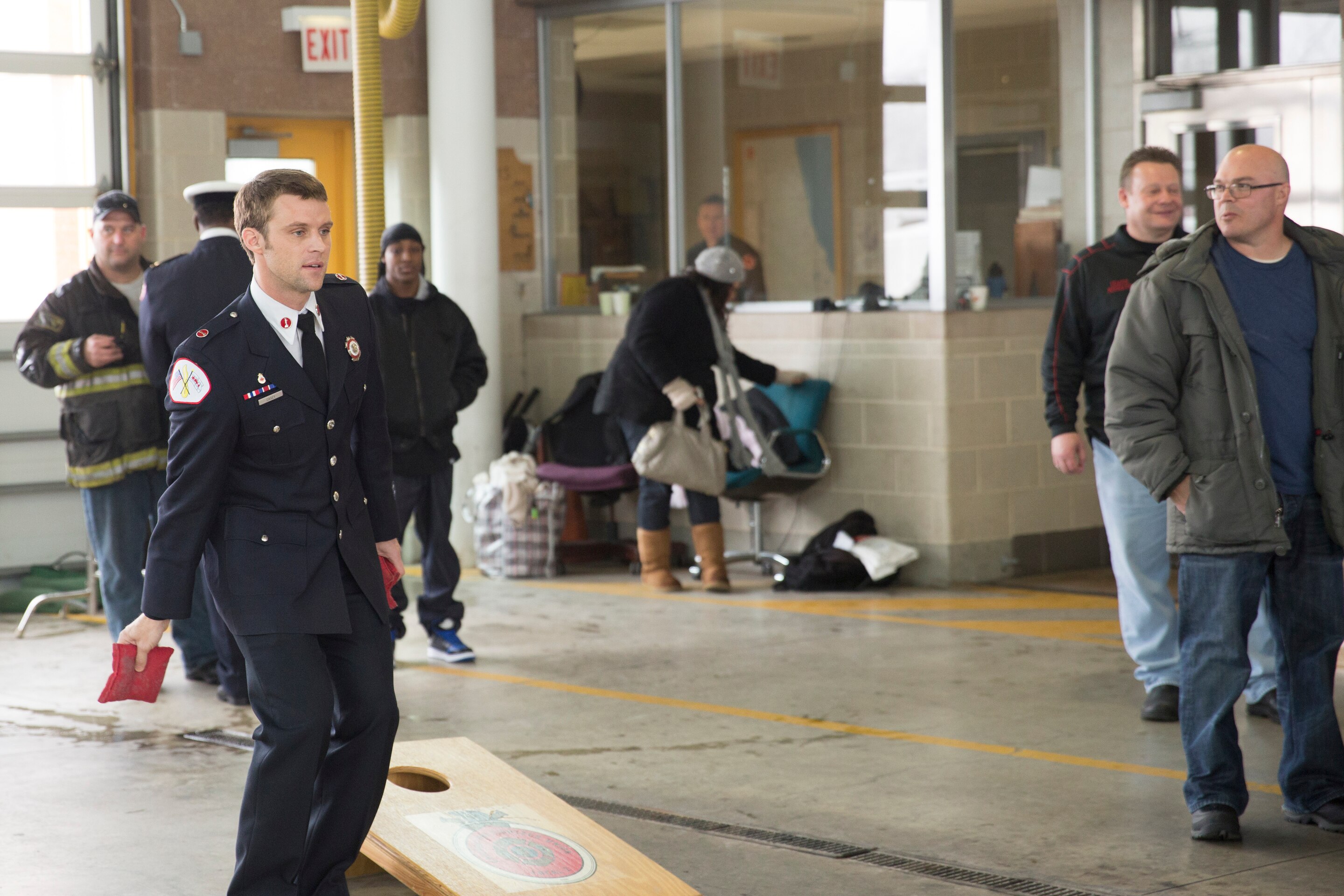 Chicago Fire: Behind the Scenes: A Coffin That Small Photo: 277576 ...