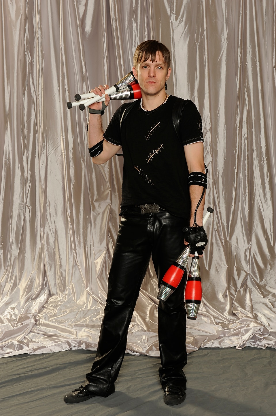 null: Rock Star Juggler Mike Price Photo: 532336 - NBC.com