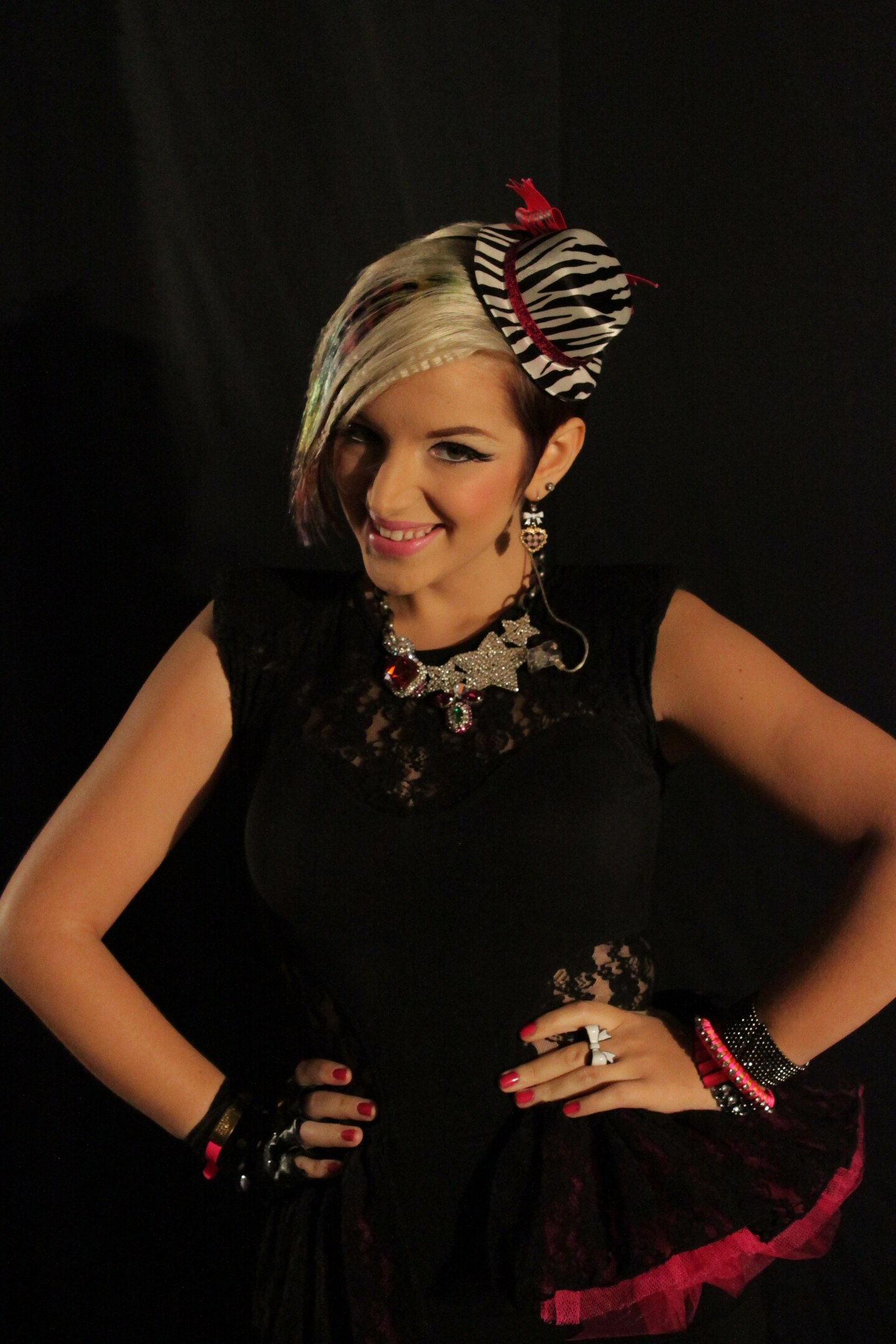 null: Behind the Scenes: Top 12 Performance Photo: 190596 - NBC.com