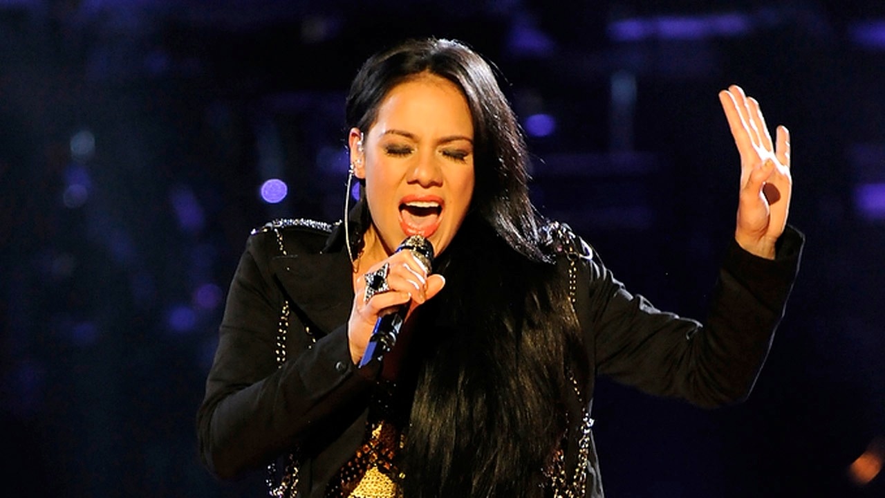 Watch The Voice Highlight: Jordis Unga: "Alone" - NBC.com