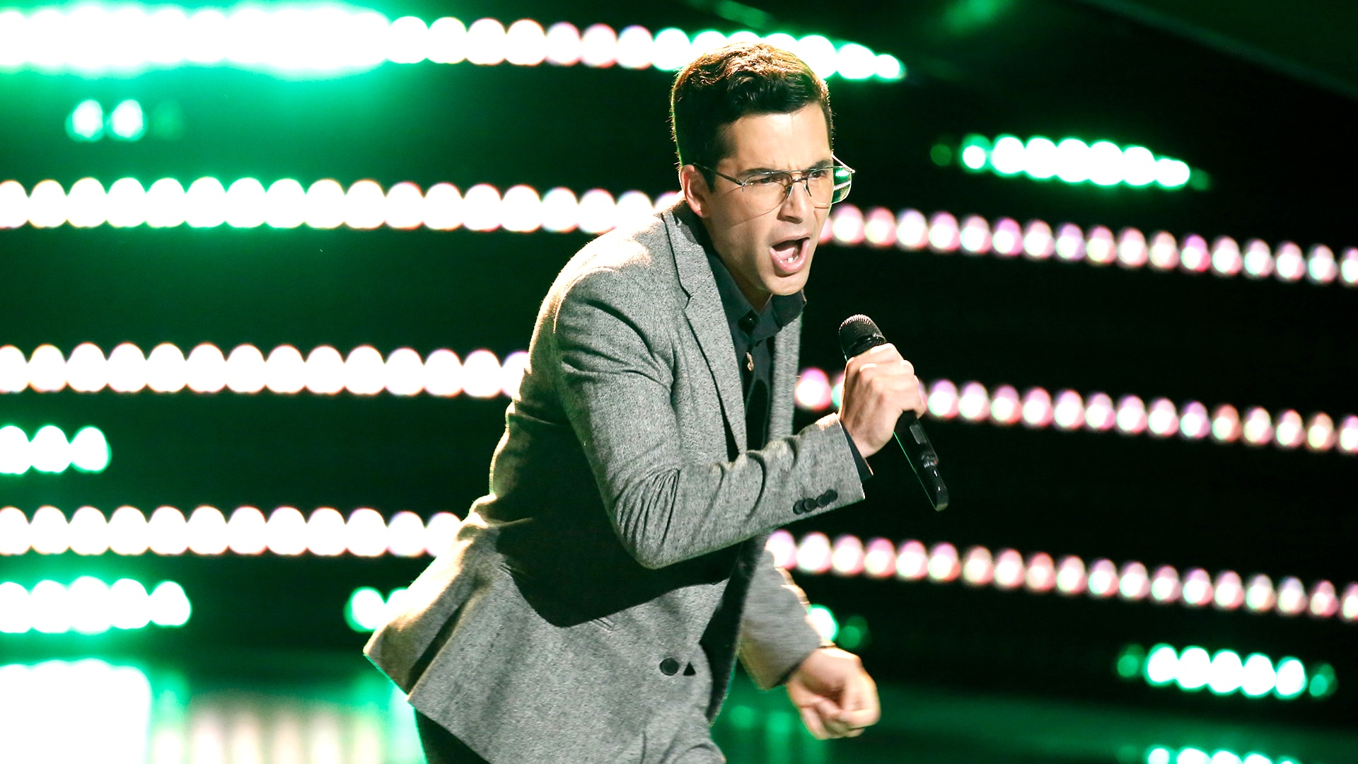 Watch The Voice Highlight: Michael Sanchez Blind Audition: "Use Me ...