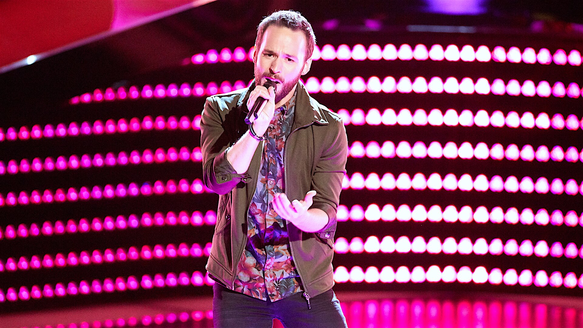Watch The Voice Highlight: Gabriel Violett Blind Audition: "Treat You ...