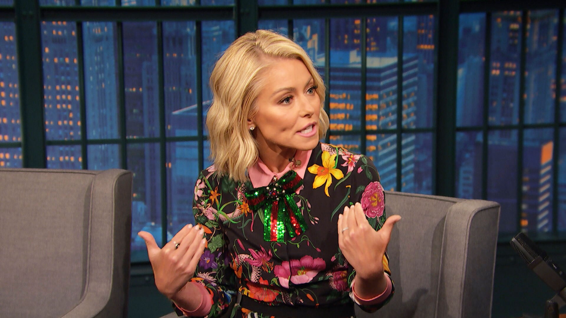 Watch Late Night with Seth Meyers Interview: Kelly Ripa Had a Run-In ...