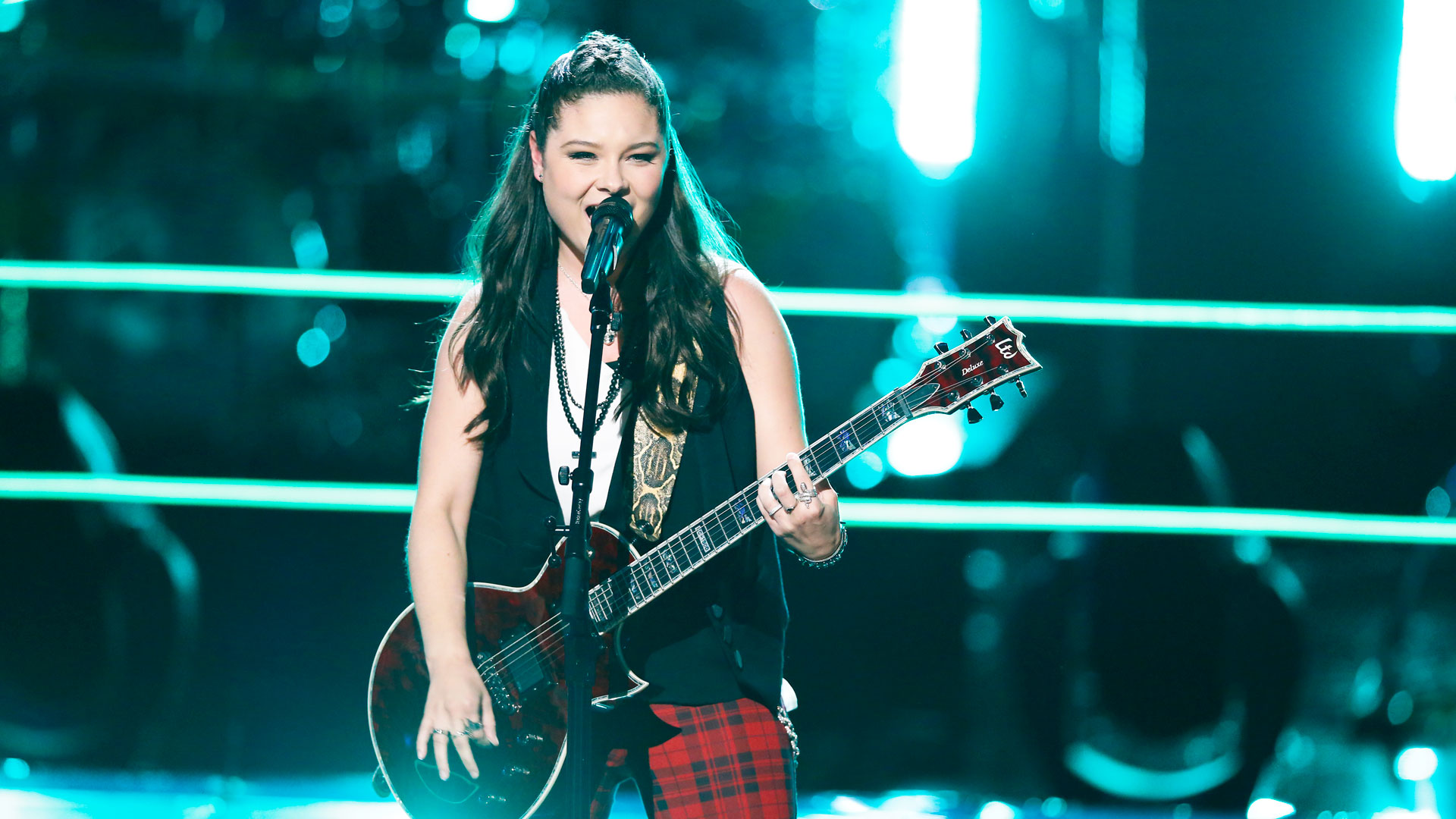 Watch The Voice Highlight: Moriah Formica: "Behind These Hazel Eyes ...
