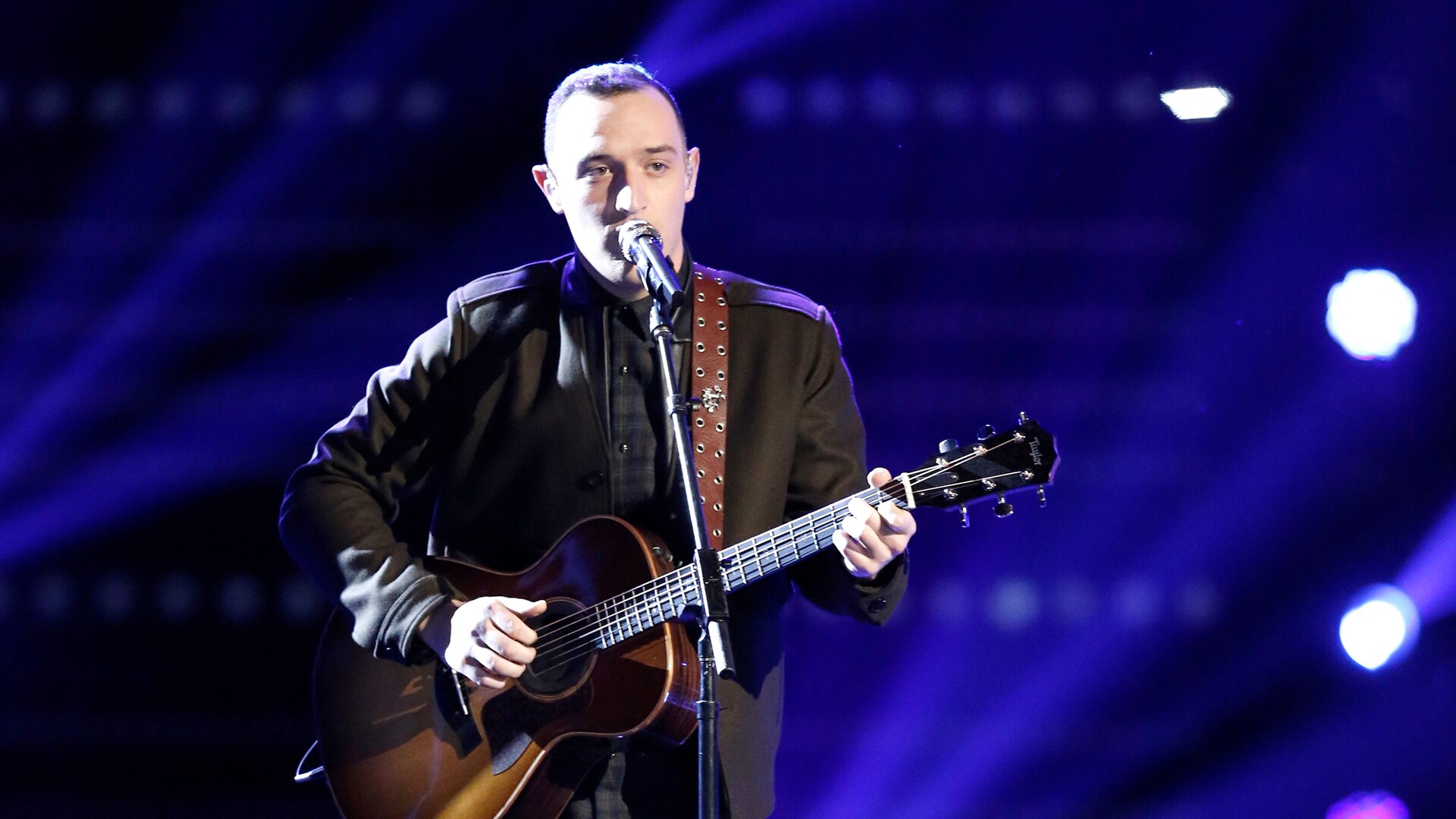 Watch The Voice Highlight: Aaron Gibson: "Rocket Man (I Think It's ...