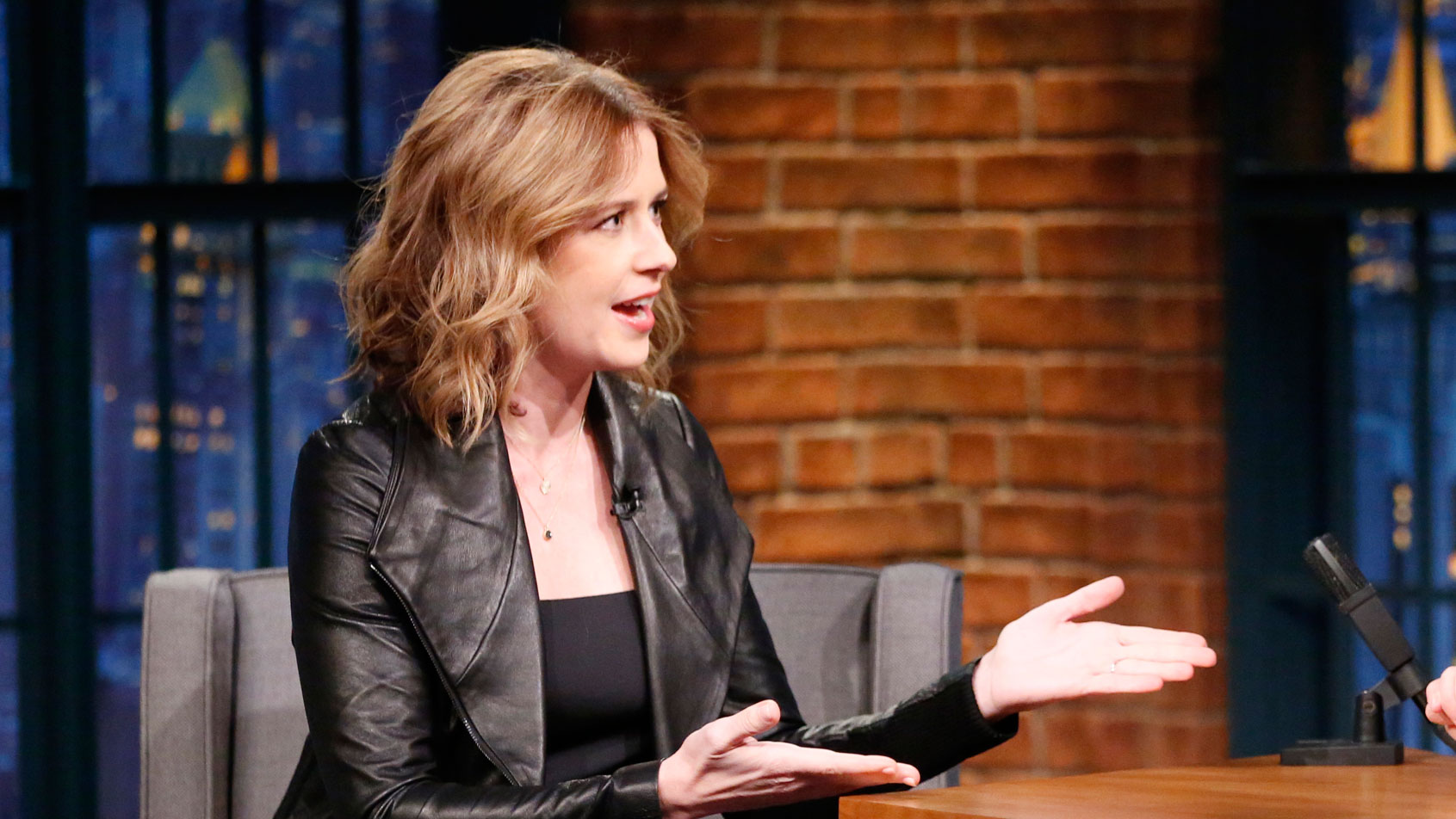 Watch Late Night with Seth Meyers Interview: Jenna Fischer Was an SNL ...