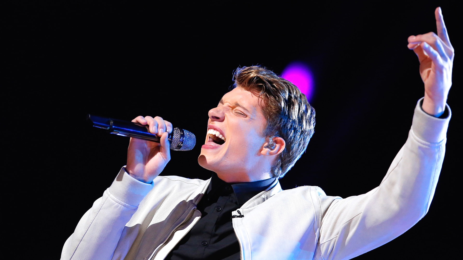 Watch The Voice Highlight: Daniel Passino: "Uptown Funk" - NBC.com