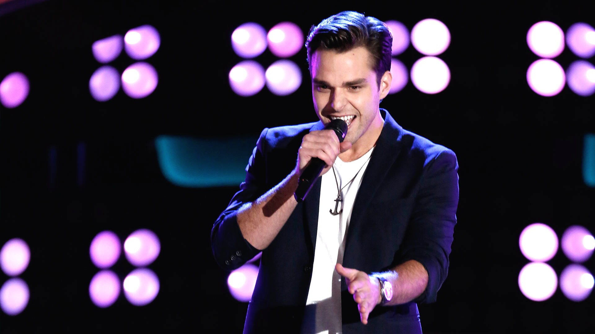 Watch The Voice Highlight: Travis Ewing Blind Audition: "Say My Name ...