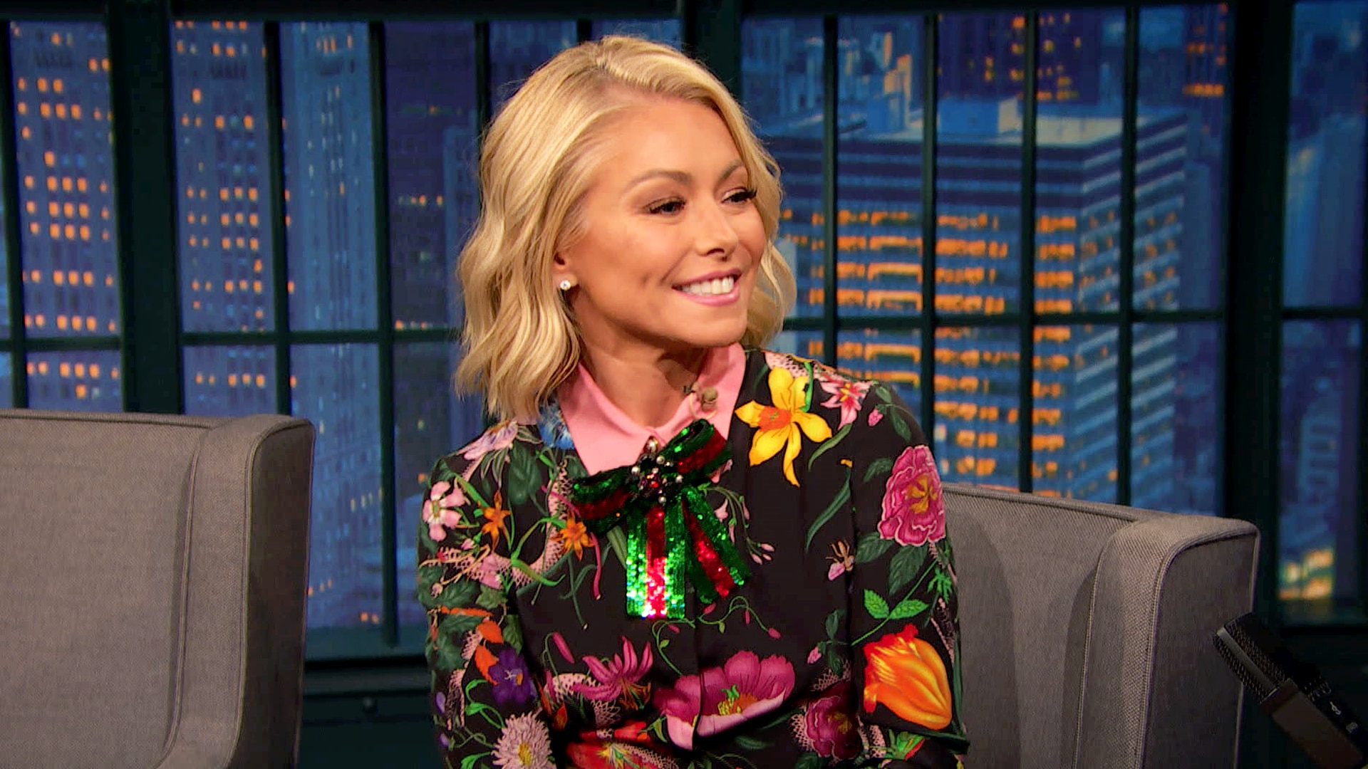 Watch Late Night with Seth Meyers Episode: Kelly Ripa, Fred Savage ...