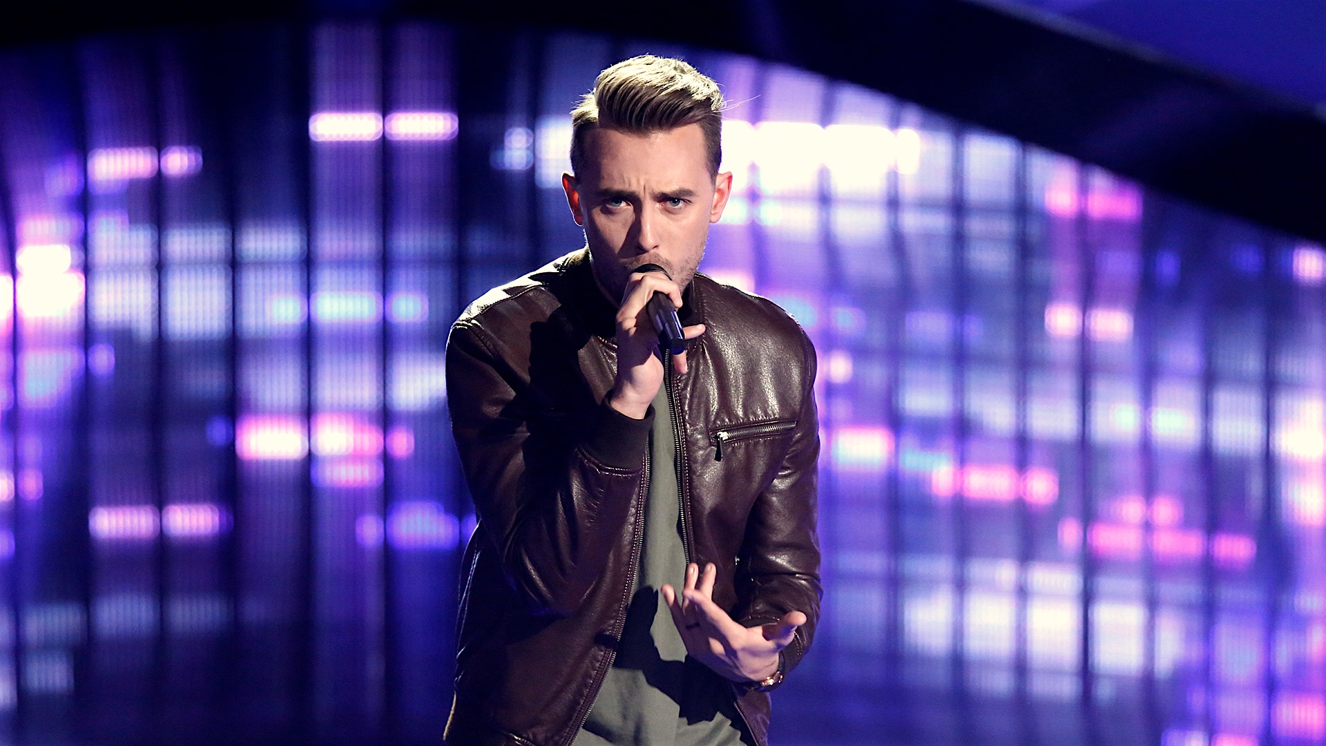 Watch The Voice Highlight: Hunter Plake Blind Audition: "Carry On ...