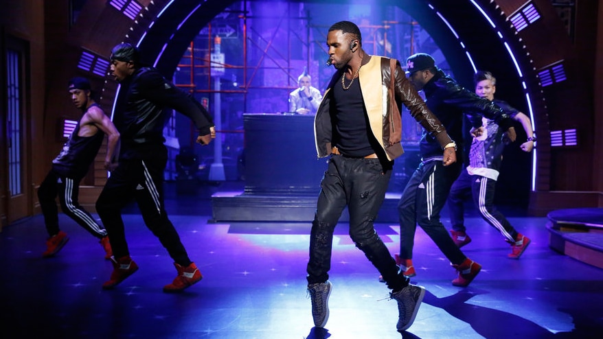 Watch Late Night with Seth Meyers Highlight: Jason Derulo Performance ...