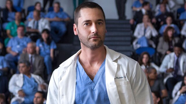 Watch New Amsterdam Sneak Peek: Dr. Max Goodwin Is Here to Change the ...