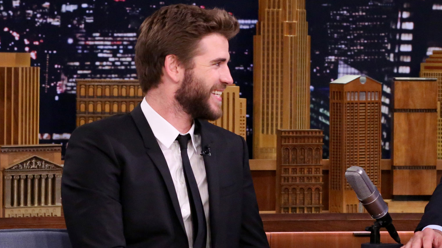 Watch The Tonight Show Starring Jimmy Fallon Interview: Liam Hemsworth ...