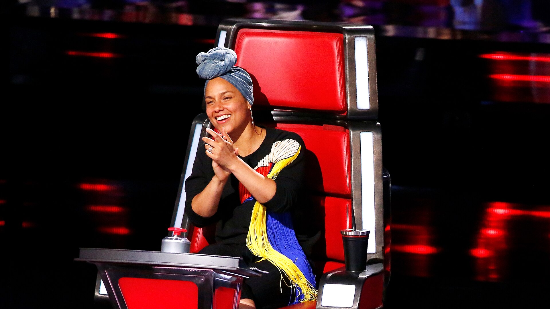 Watch The Voice Highlight: Outtakes: Friendly Competition - NBC.com