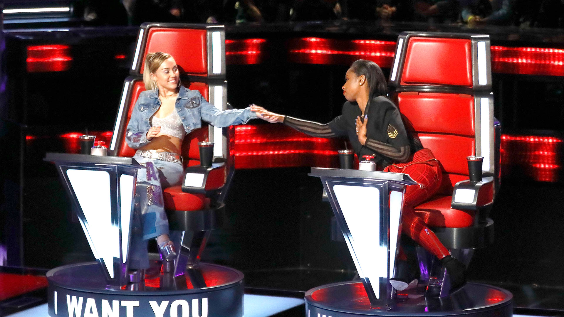 Watch The Voice Web Exclusive: Girl Talk - NBC.com