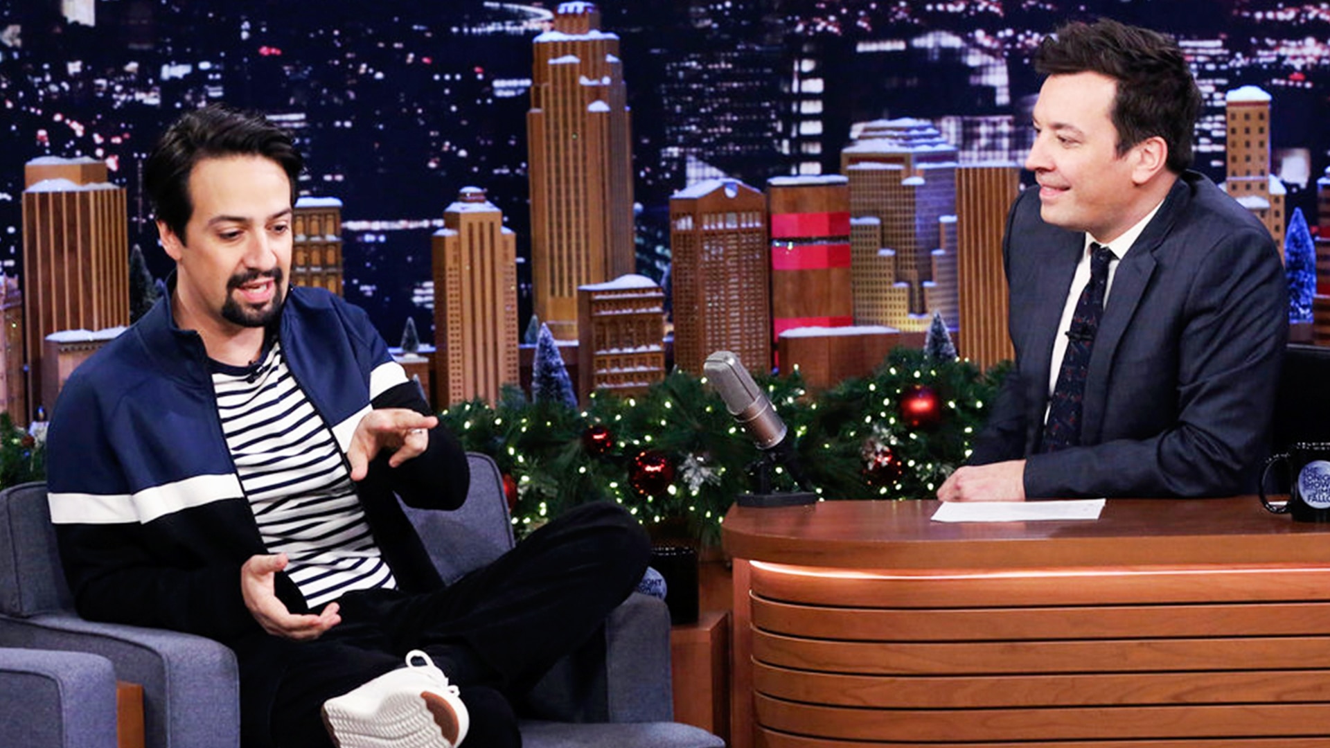 Watch The Tonight Show Starring Jimmy Fallon Episode: December 17 - Lin ...