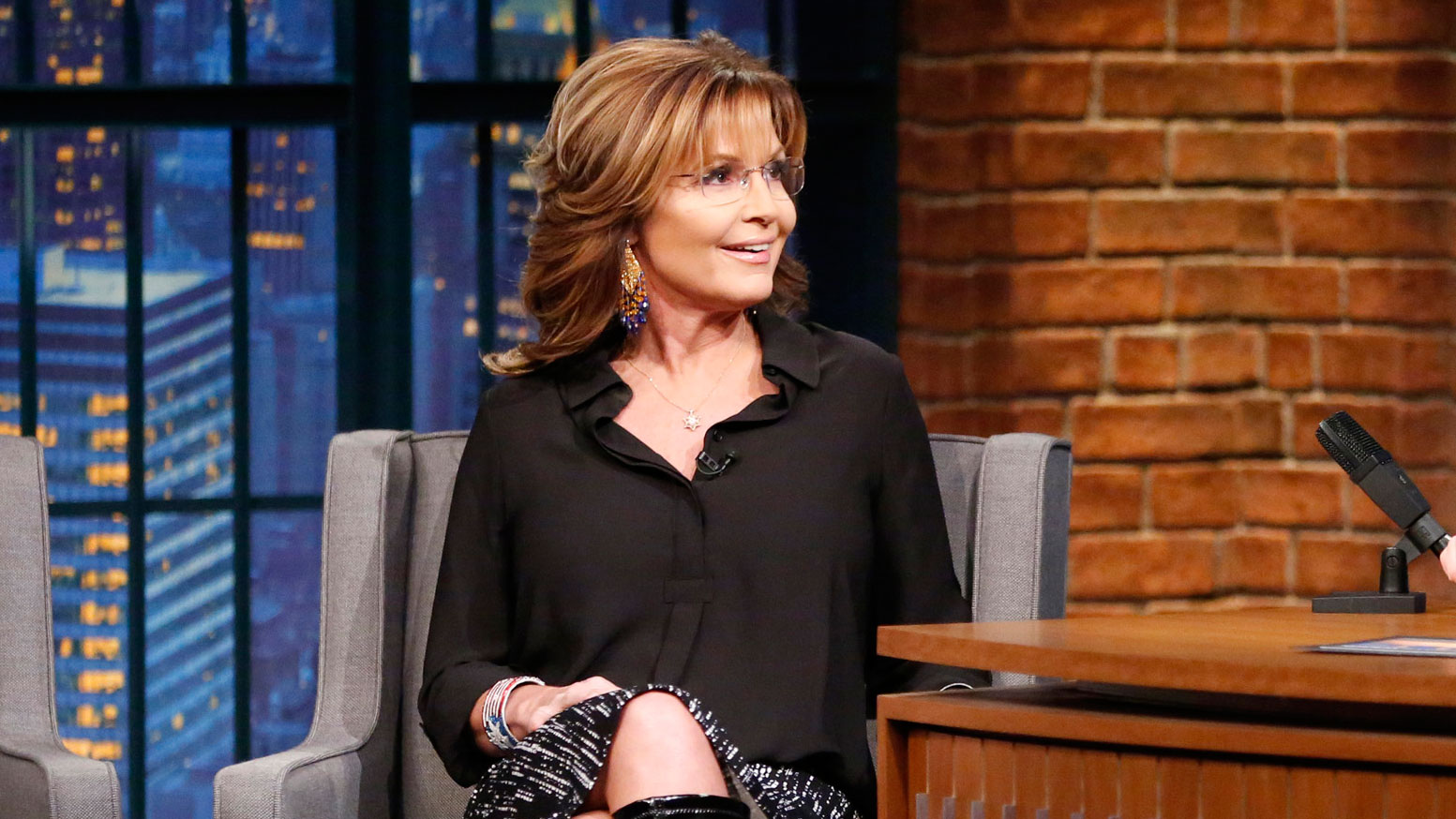 Watch Late Night with Seth Meyers Interview: Sarah Palin Looks Back on ...