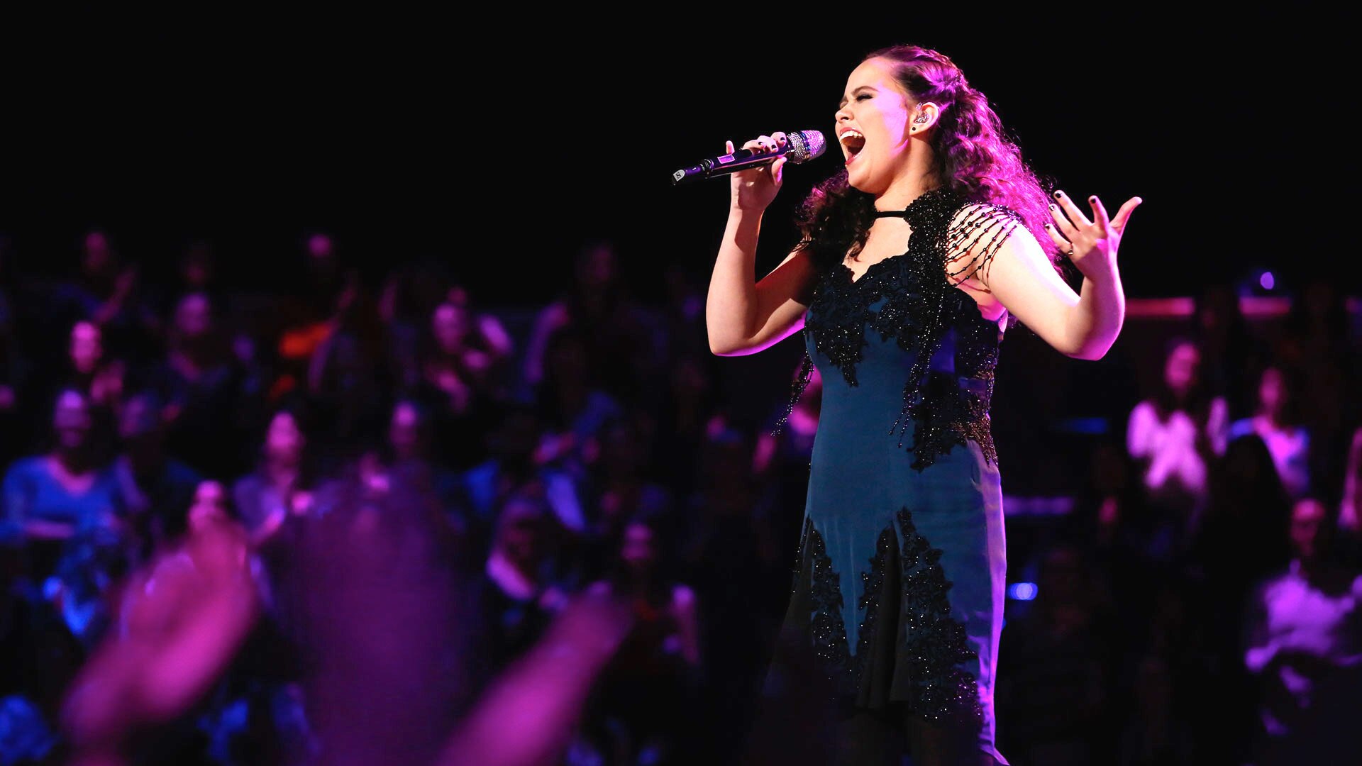 Watch The Voice Highlight: Hannah Kirby: "I Feel the Earth Move" - NBC.com