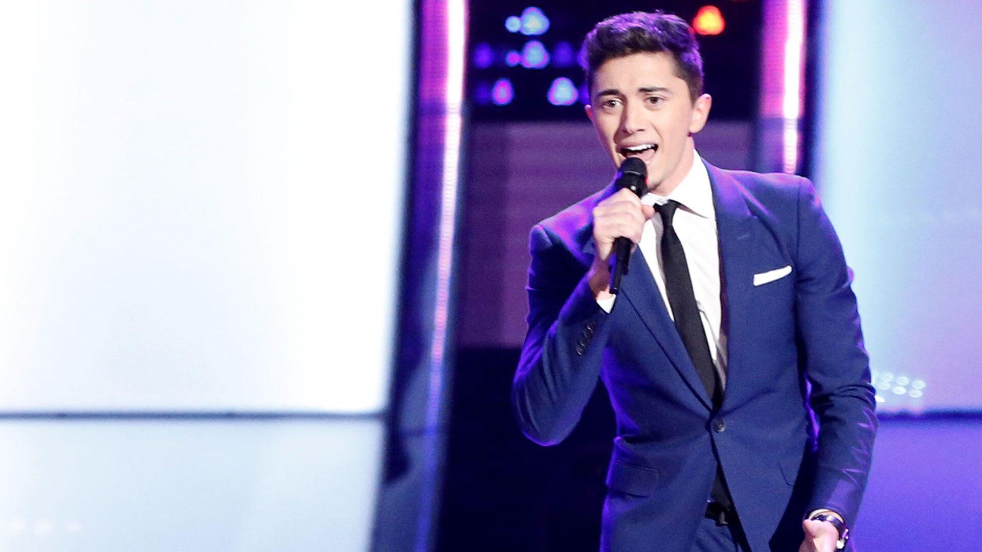 Watch The Voice Highlight: Austin Giorgio Blind Audition: "How Sweet It ...