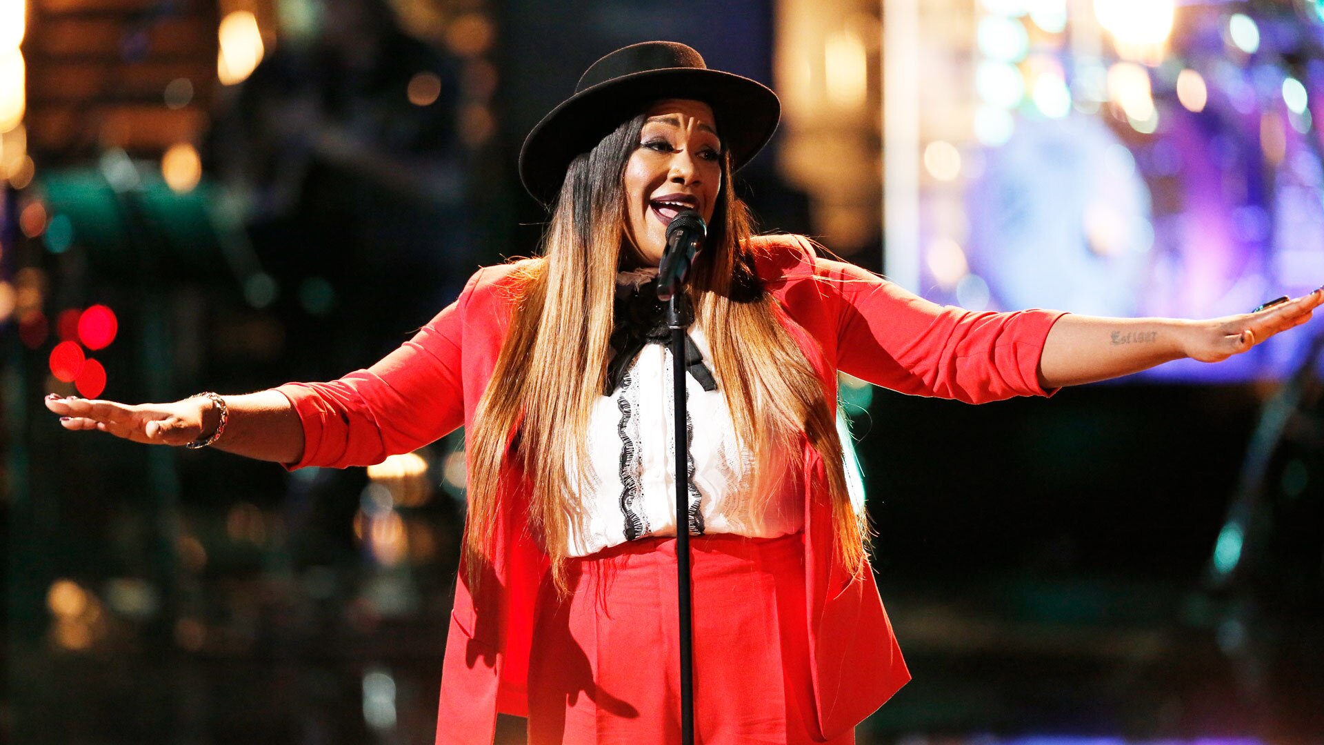 Watch The Voice Highlight: Keisha Renee: "Love Can Build a Bridge ...