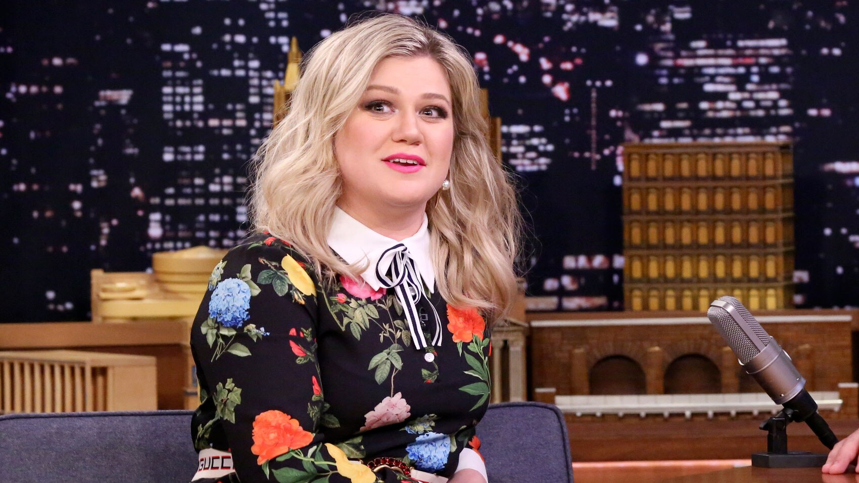 Watch The Tonight Show Starring Jimmy Fallon Interview: Kelly Clarkson ...