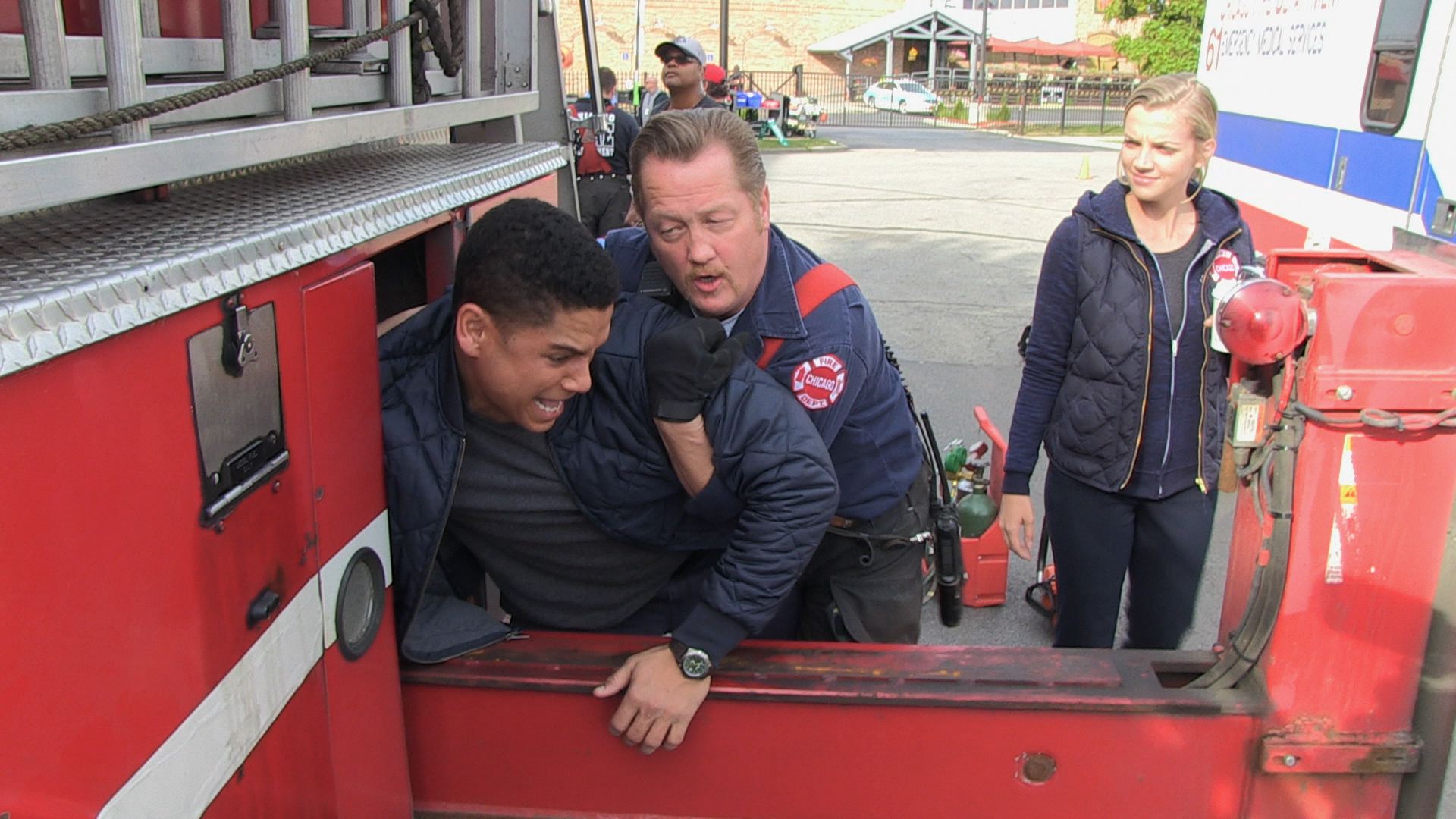 Watch Chicago Fire Web Exclusive: Everyone Gets Stuck in Stucktown ...