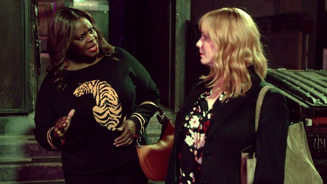 Watch Good Girls Current Preview: NBC's Good Girls Are Taking On Crime ...