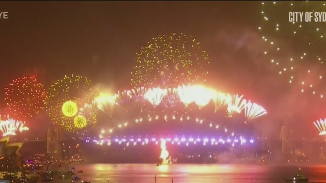 Watch Al Rojo Vivo Highlight: Lanzan más de 100 cohetes para celebrar ...