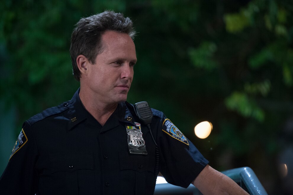 Law & Order: Special Victims Unit: Behind the Scenes of SVU Photo ...