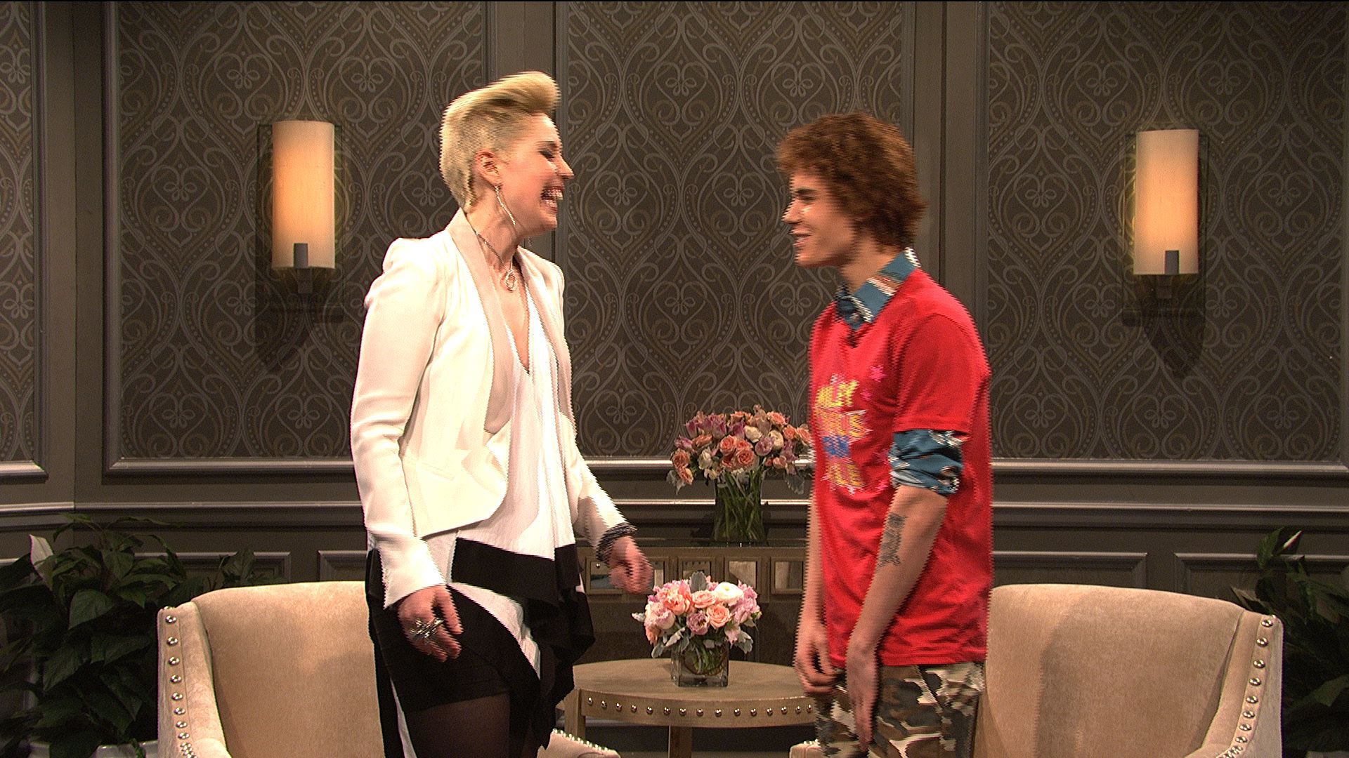 Watch Saturday Night Live Highlight: The Miley Cyrus Show: Fan Club ...
