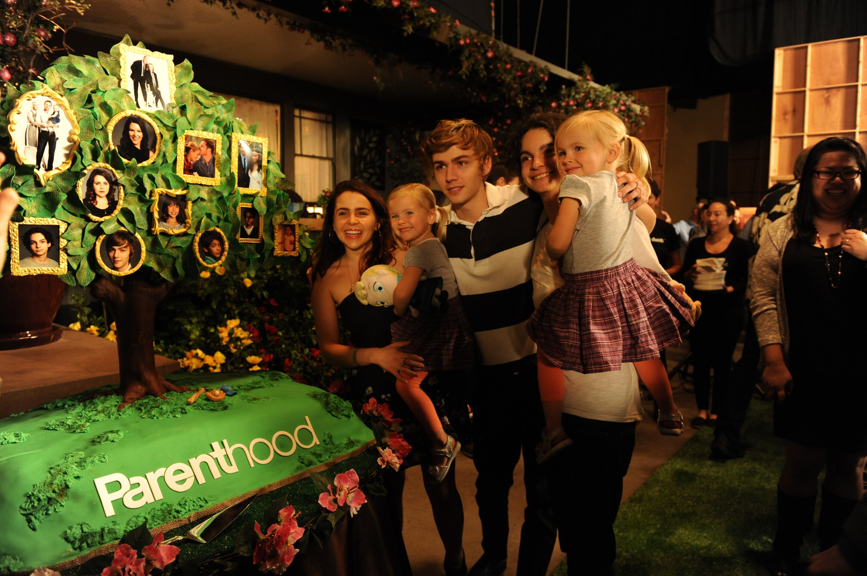 Parenthood: In Celebration of Parenthood's 100th Episode Photo: 2173606 ...