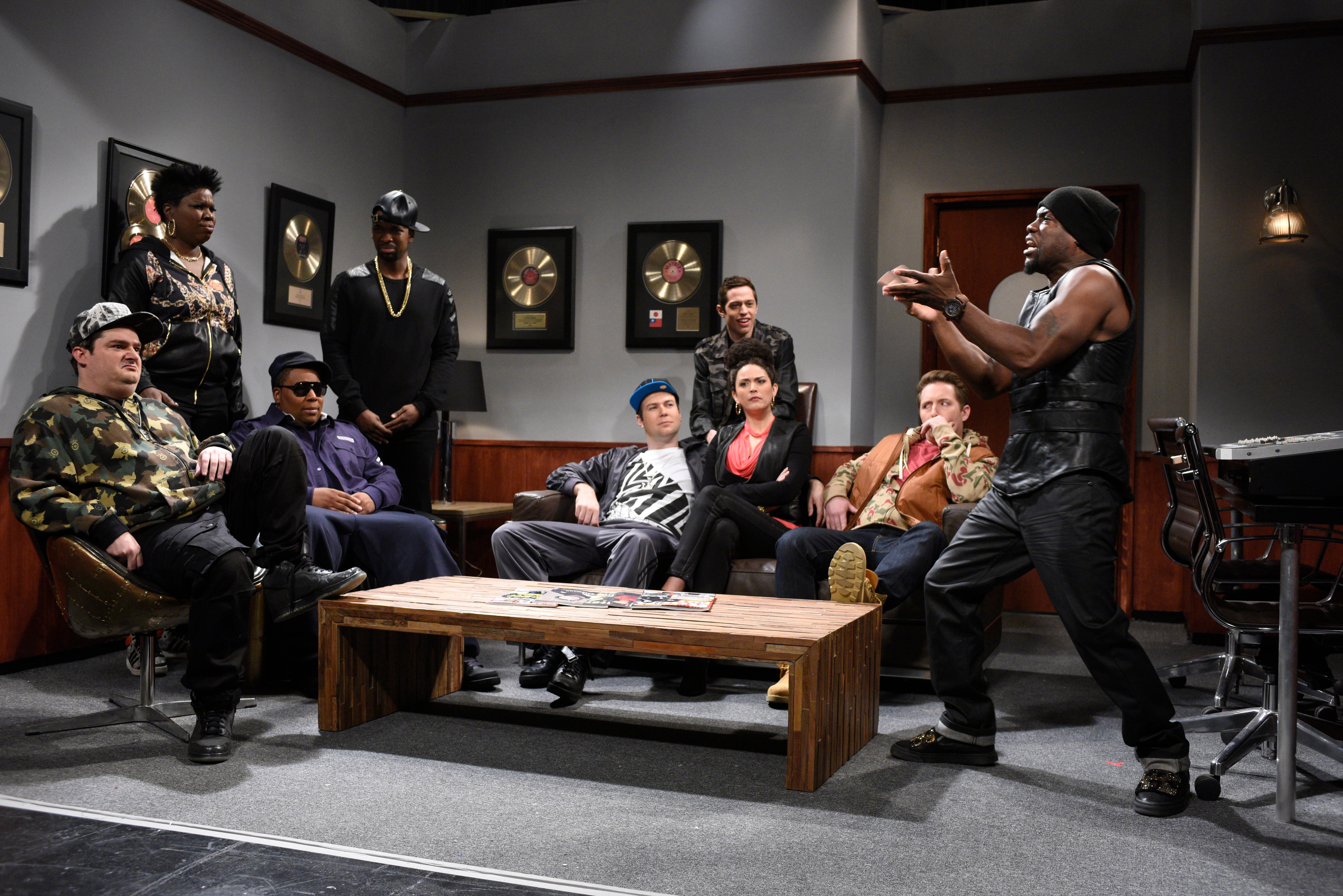 Saturday Night Live: From the Set: Kevin Hart and Sia Photo: 2192526 ...