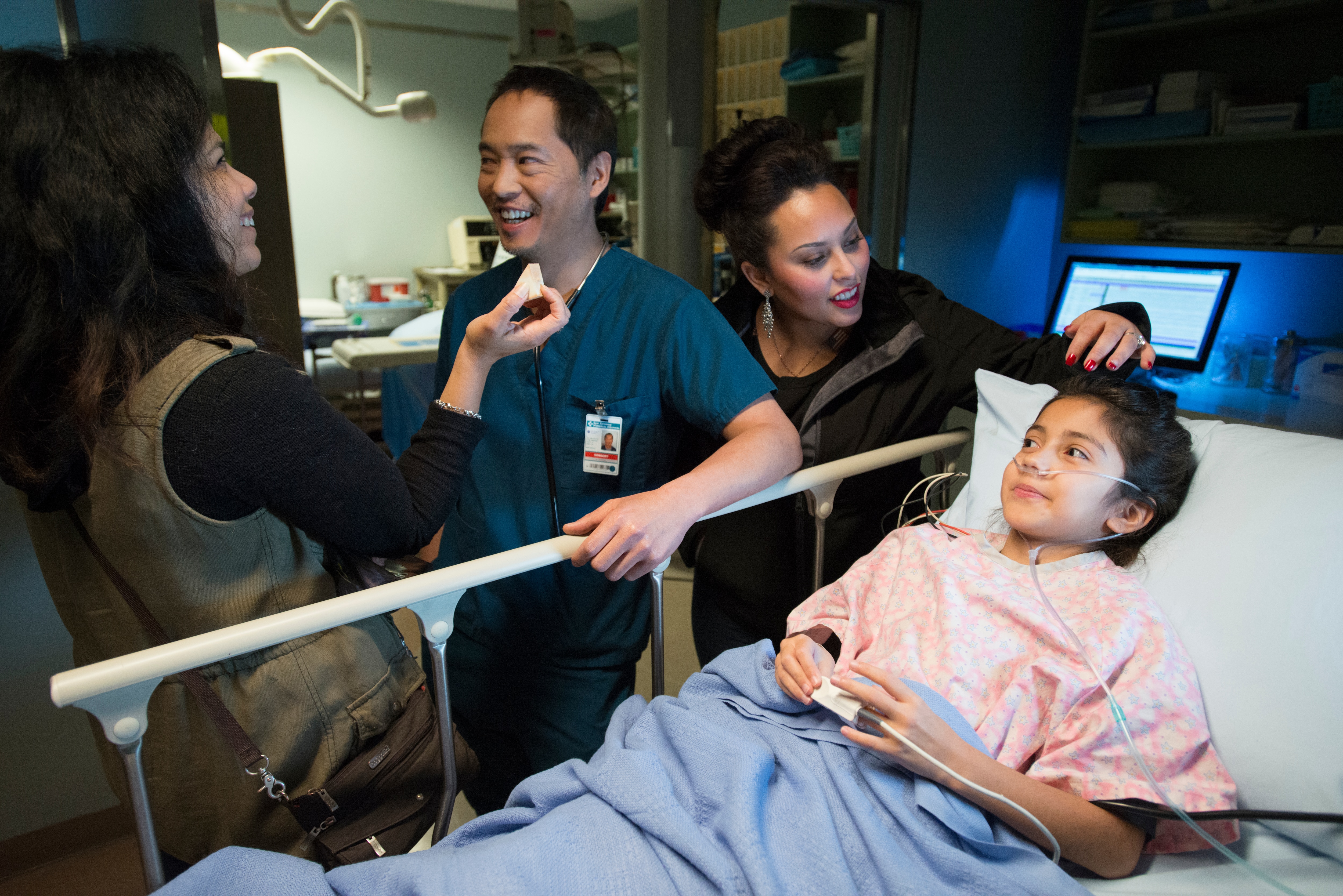 The Night Shift: Behind the Scenes: "Shock to the Heart" Photo: 2270176 ...