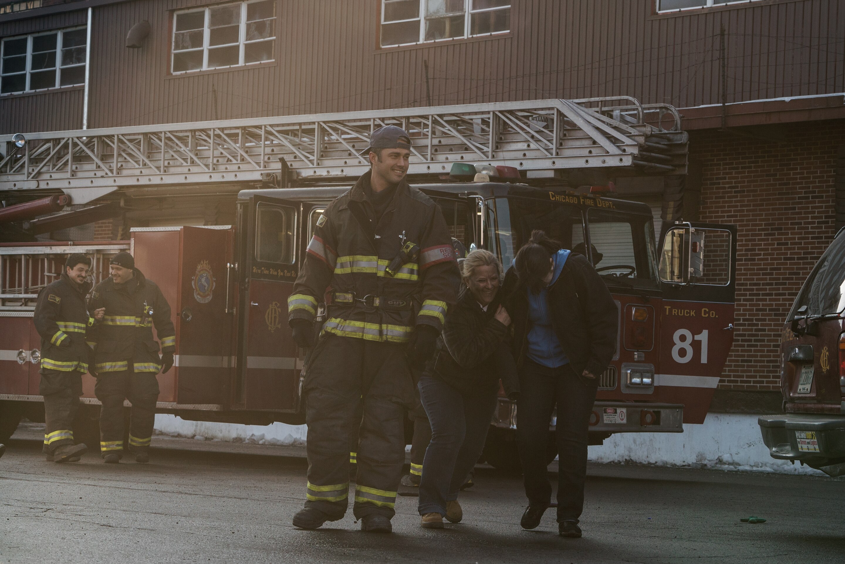 Chicago Fire: Behind the Scenes: I Am The Apocalypse Photo: 2296271 ...