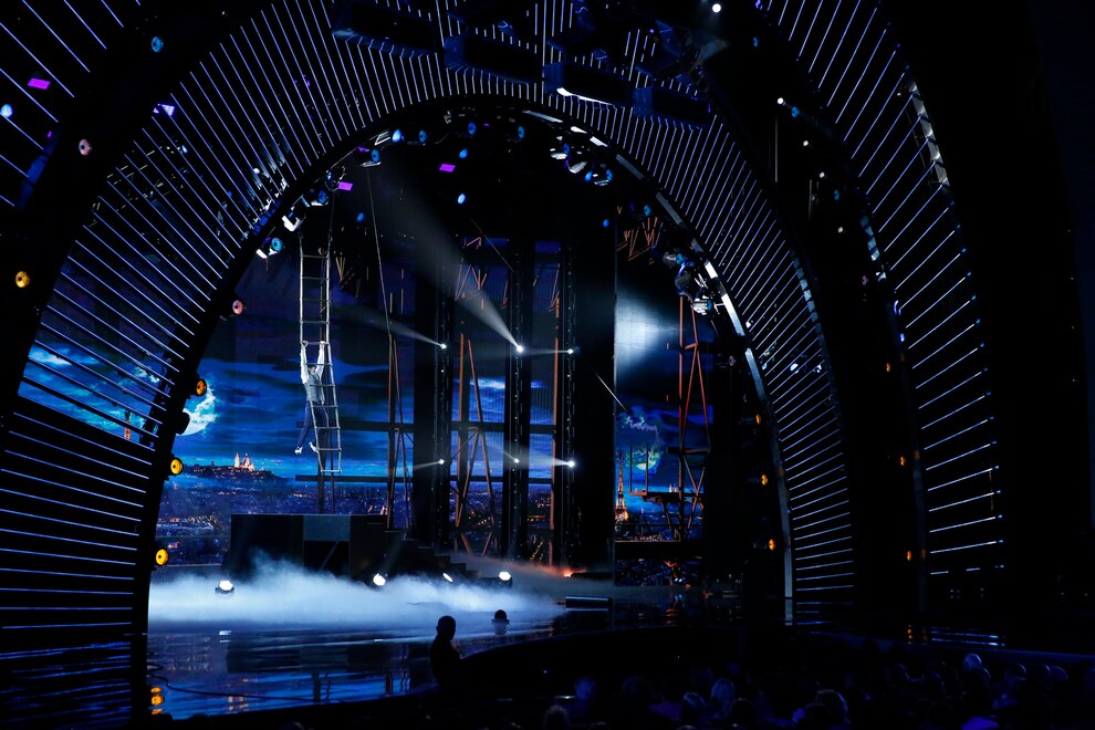 America's Got Talent: Backstage at the Final Performances Photo ...