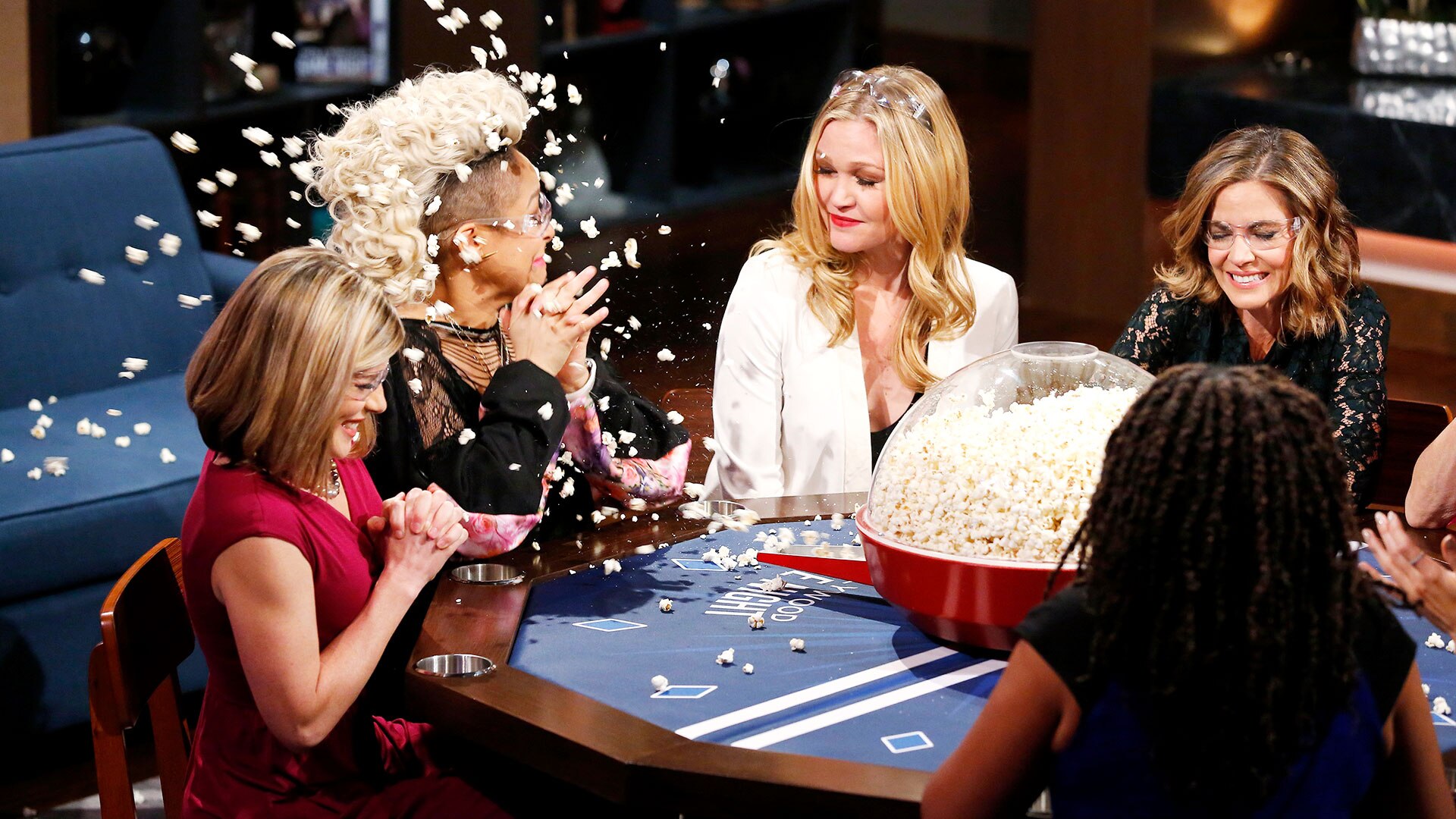 Watch Hollywood Game Night Highlight: Raven-Symoné Gets It Poppin ...